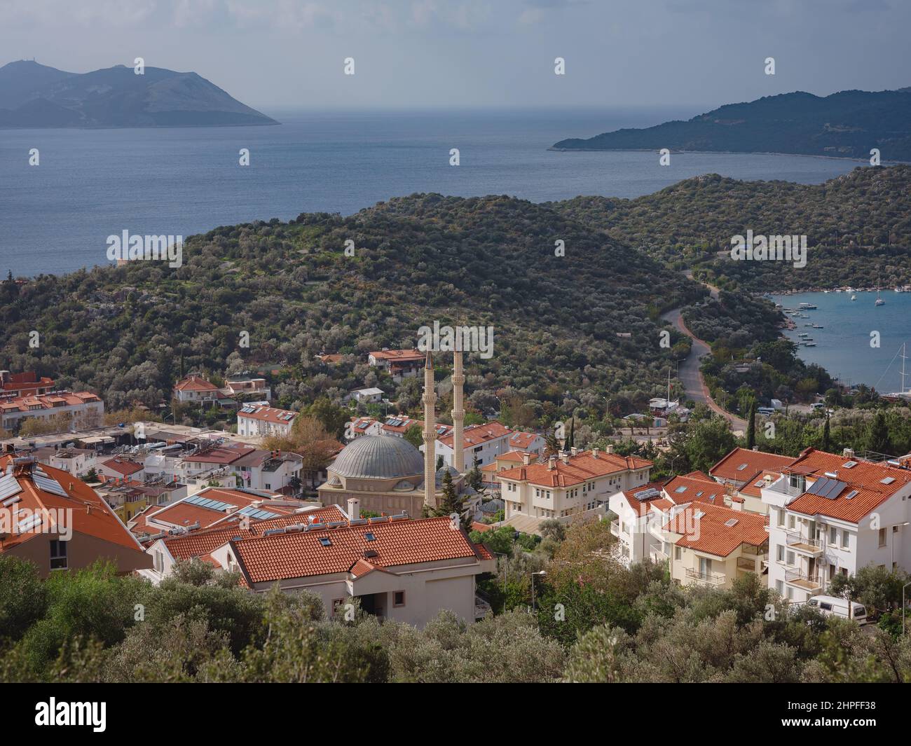 Port de la ville de Kas ou Kash en Turquie et île grecque Kastelorizo ...
