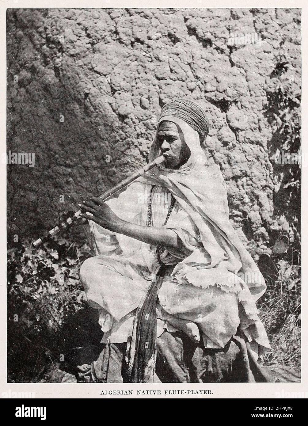 FLÛTE ALGÉRIENNE NATIVE PLAYER du livre « les races vivantes de l ...