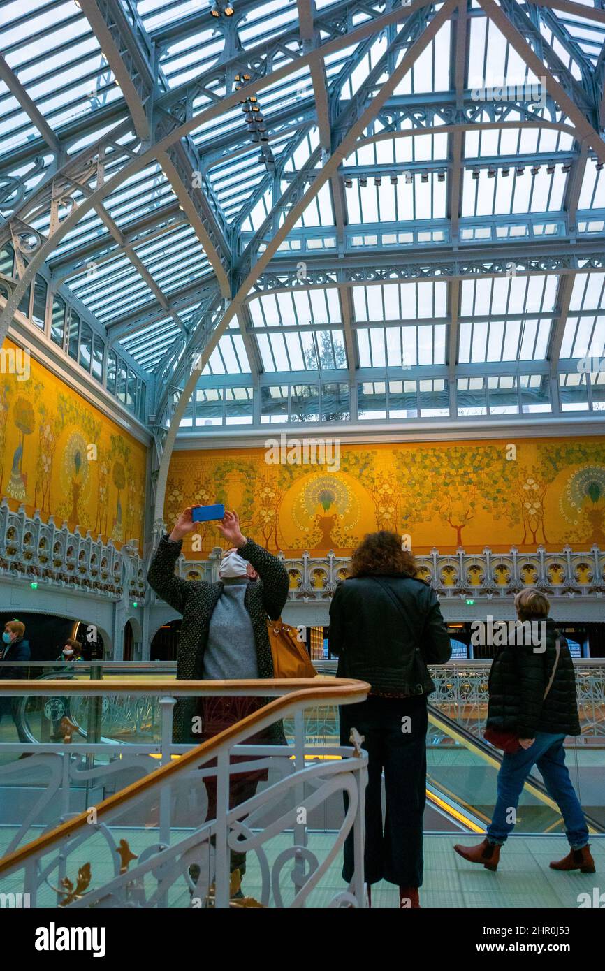 La samaritaine paris intérieur Banque de photographies et d’images à ...