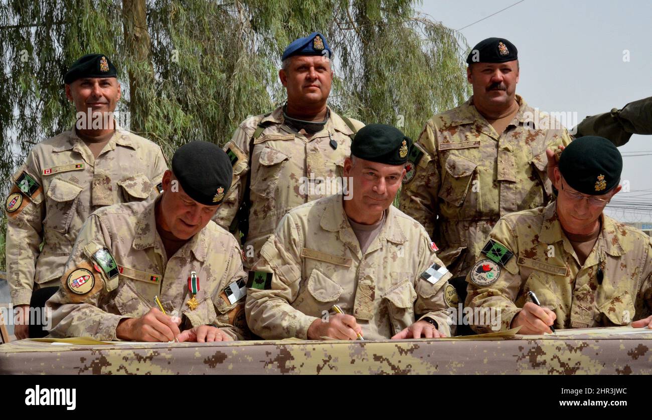 Lieutenant-général Marc Lessard, commandant de toutes les forces ...