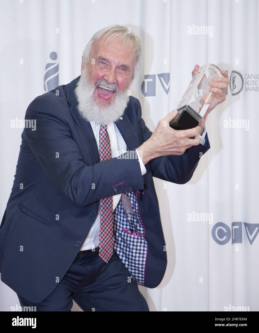 Fred Penner est en coulisses avec le prix de l'album de l'année pour ...