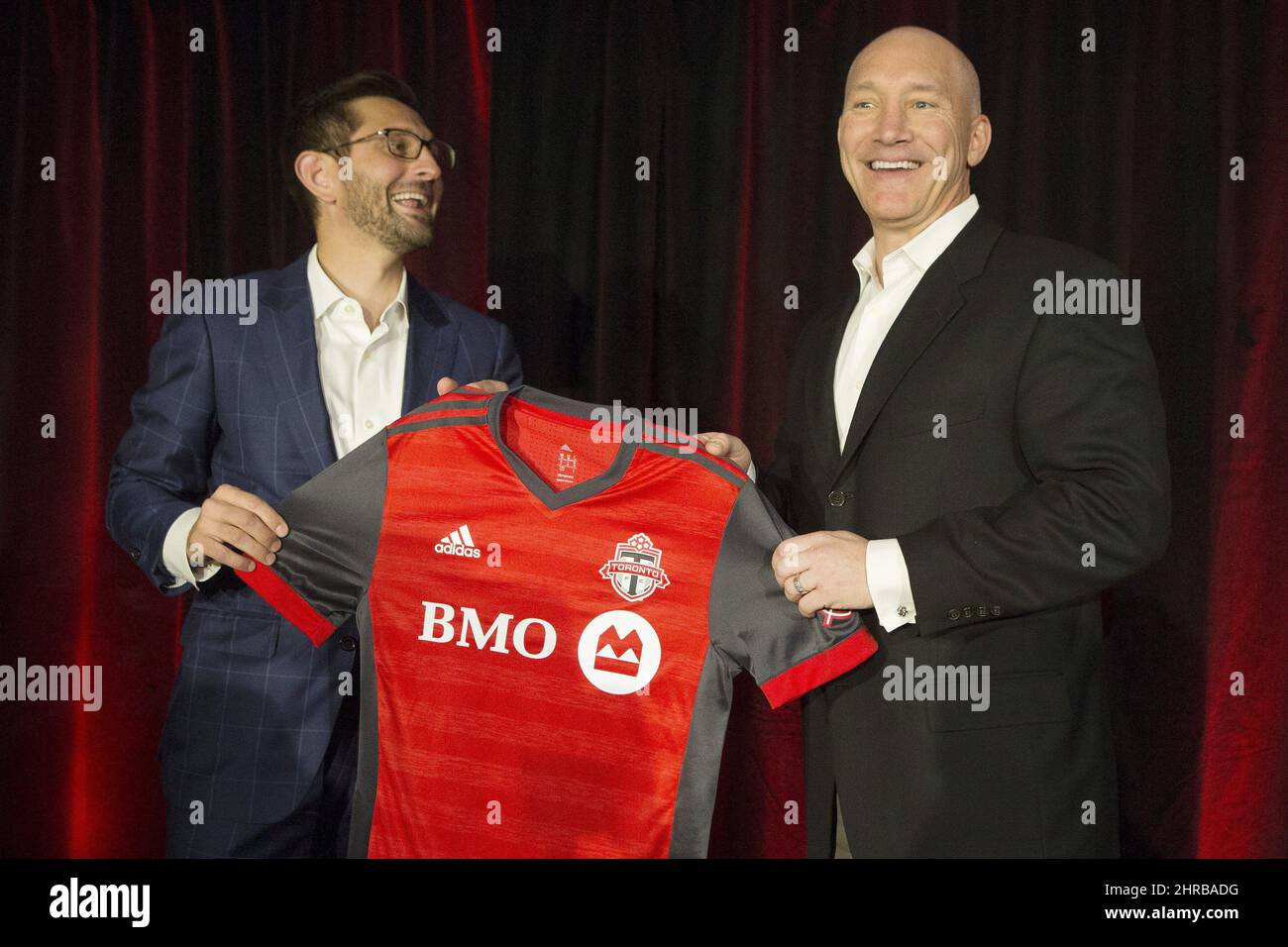 Le président du FC de Toronto, Bill Manning, à droite, et le directeur ...