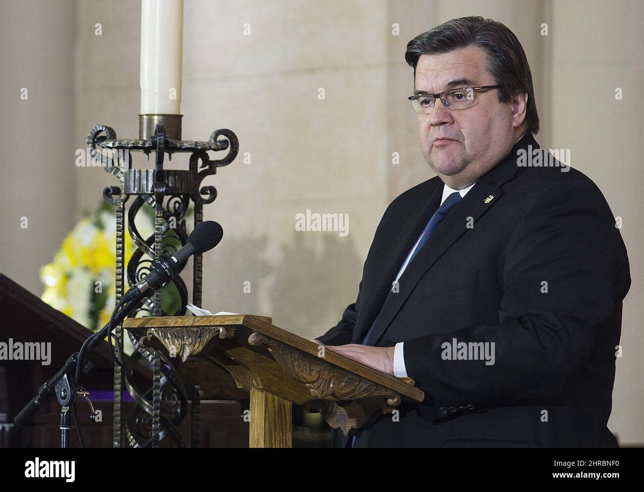 Le maire de Montréal, Denis Coderre, parle lors des funérailles de l ...