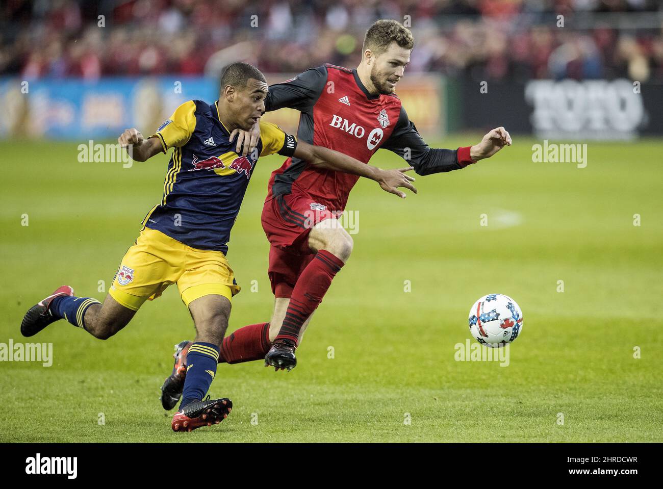 Michael Bradley (4) et Salvatore Zizzo (15), milieu de terrain du FC de ...