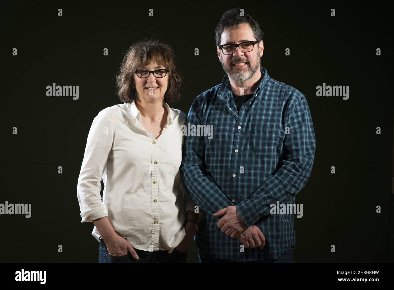Les nominés Oscar David Fine et Alison Snowden posent pour une photo à ...