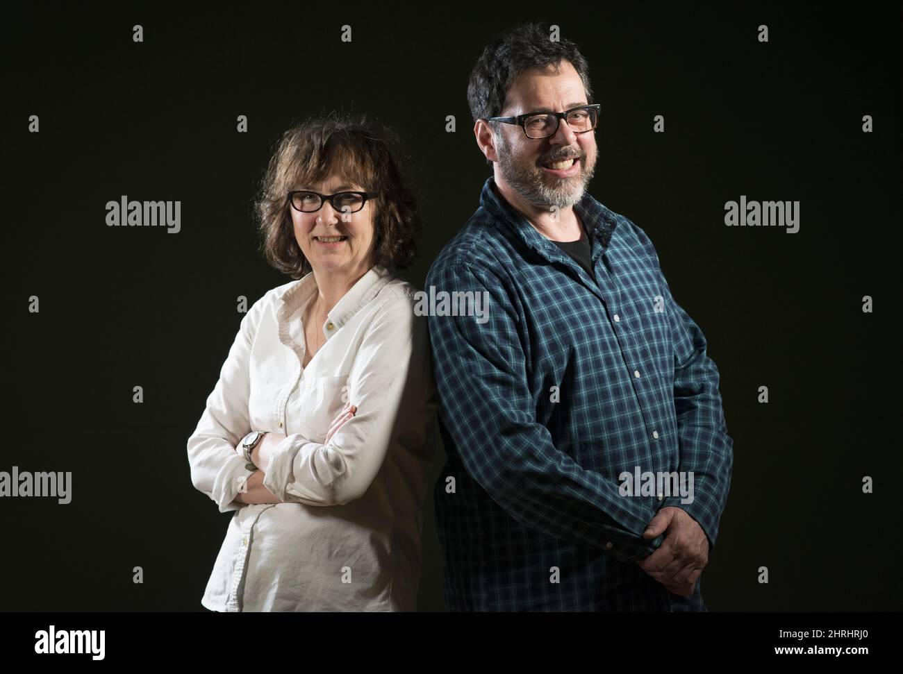 Les nominés Oscar David Fine et Alison Snowden posent pour une photo à ...