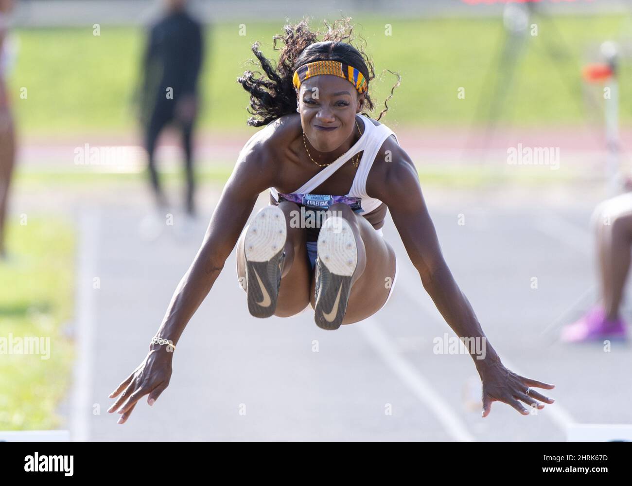 Christabel Nettey participe au long saut aux Championnats canadiens de ...