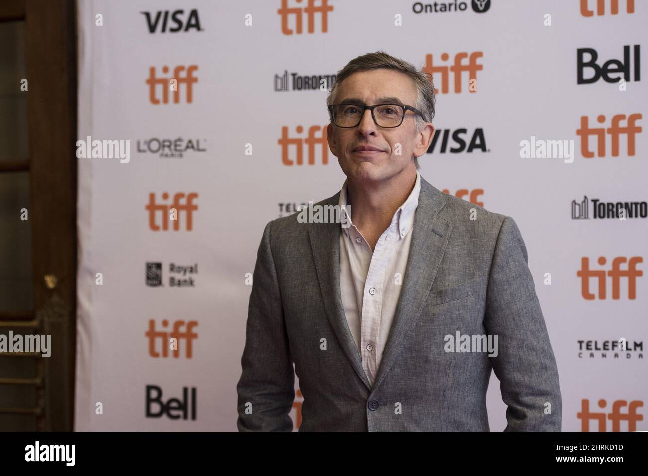 L'acteur Steve Coogan pose une photo sur le tapis rouge pour une ...