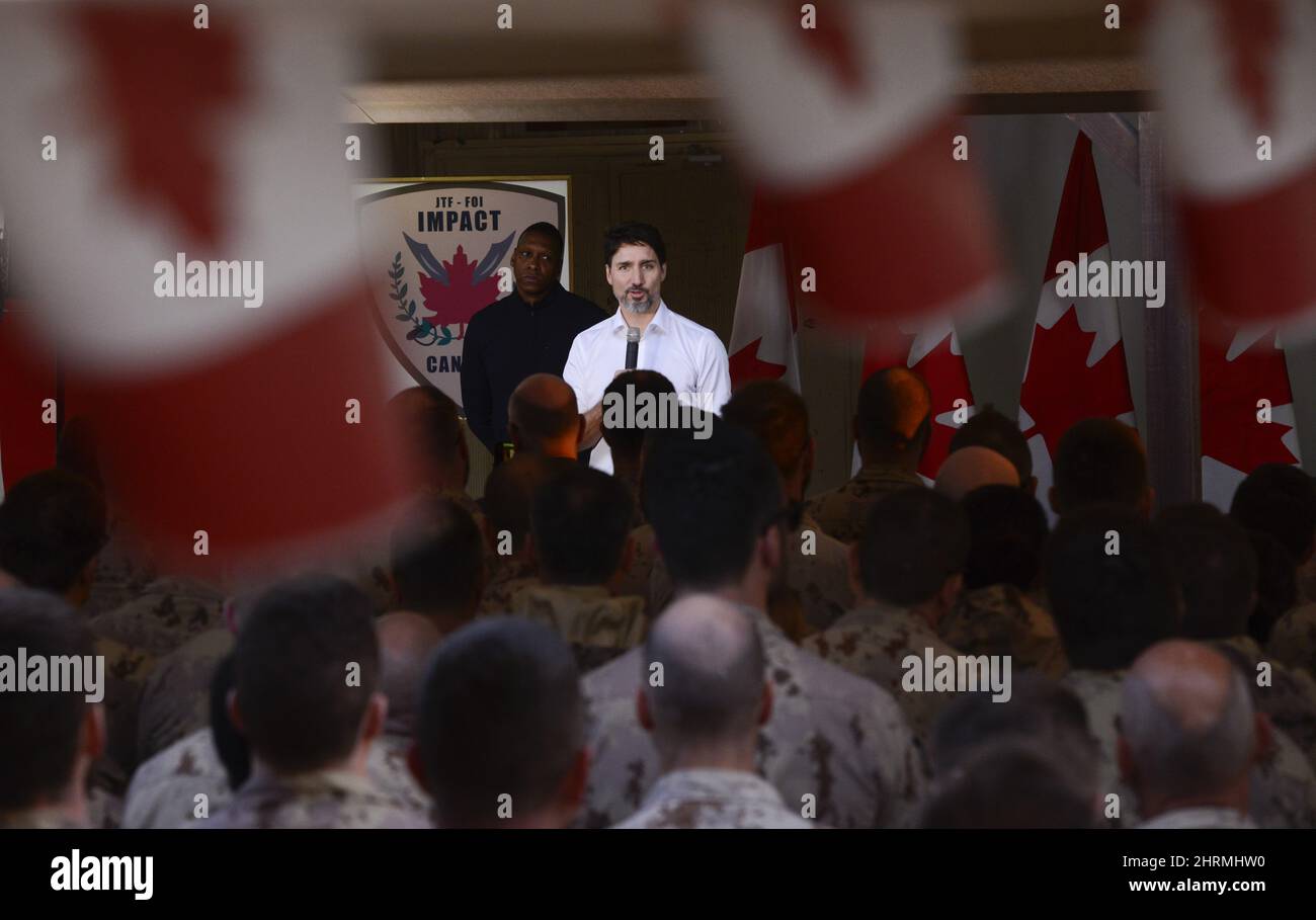 Le premier ministre Justin Trudeau et le président des Raptors de ...