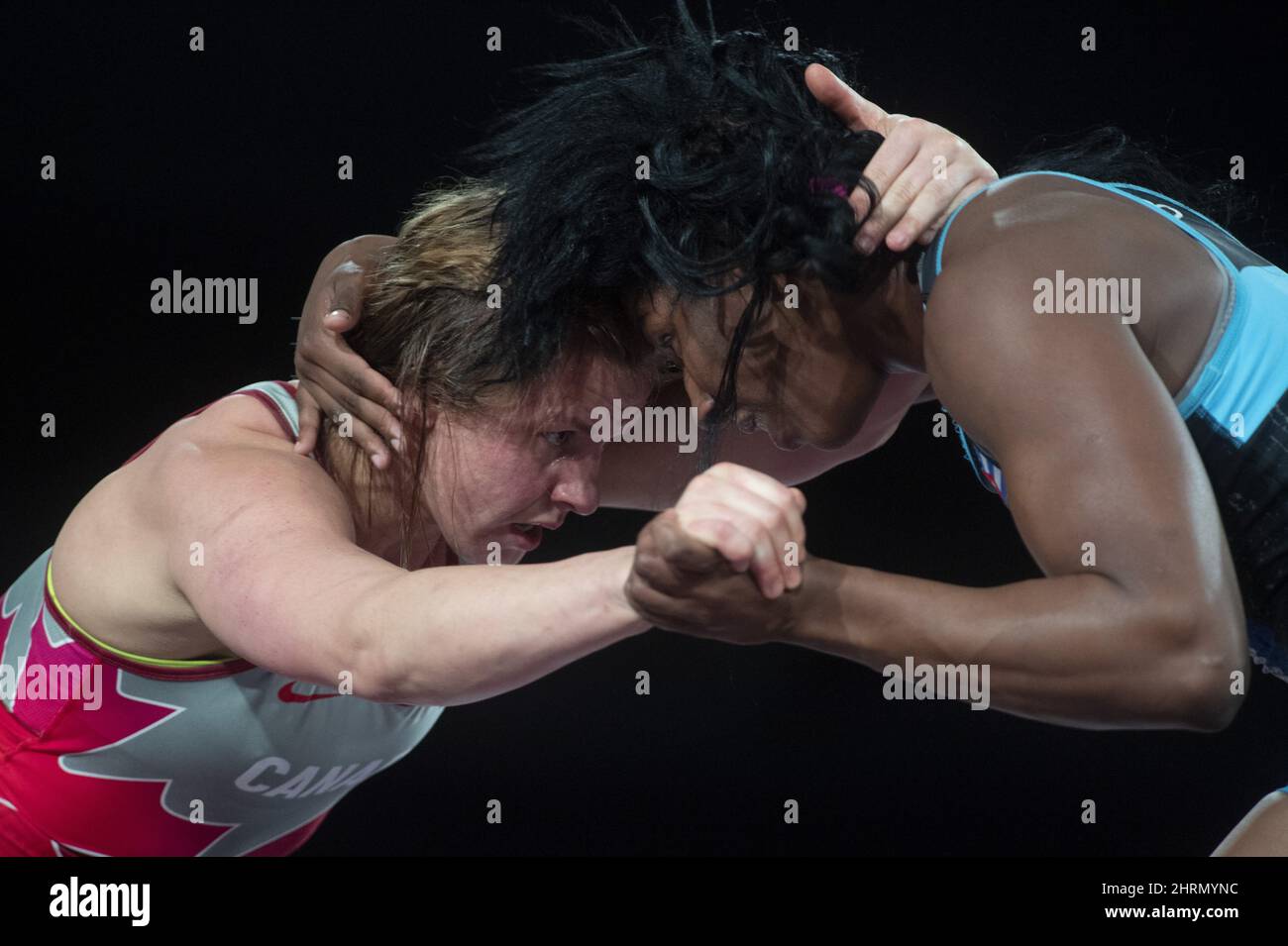 Erica Wiebe, canadienne, fait des grappins avec les Milaimys de la ...