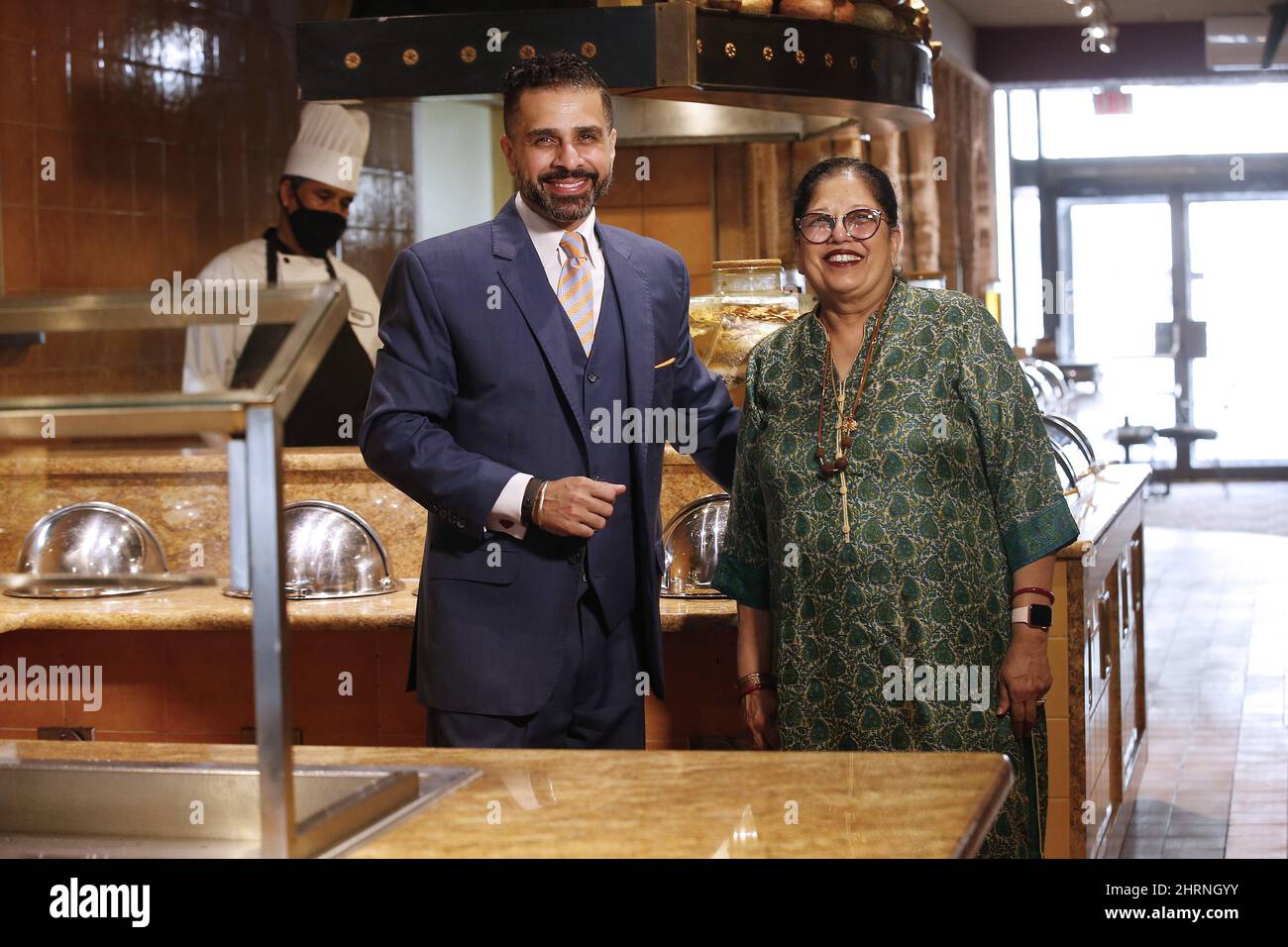 Sachit Mehra, copropriétaire et directeur de East India Company Pub and ...