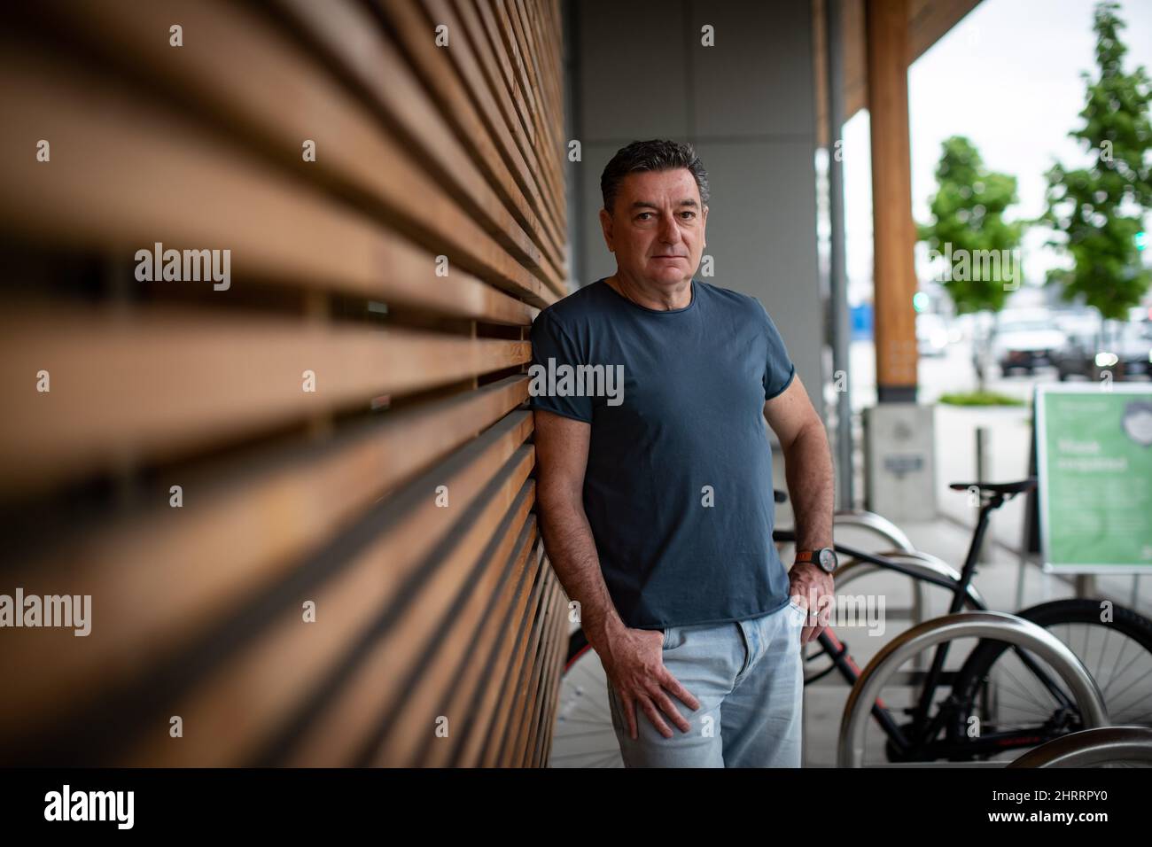 Eric Claus, PDG et président de MEC Canada, pose une photo à l ...