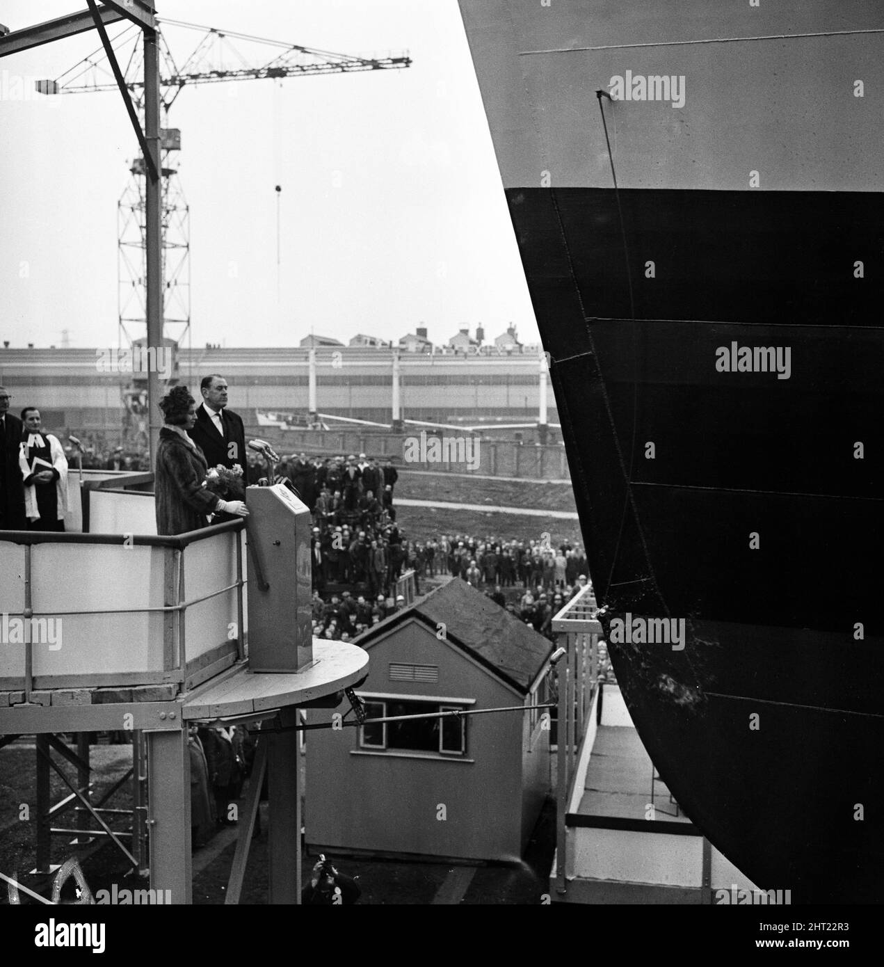 La princesse Alexandra lance le navire Waikato au chantier naval ...