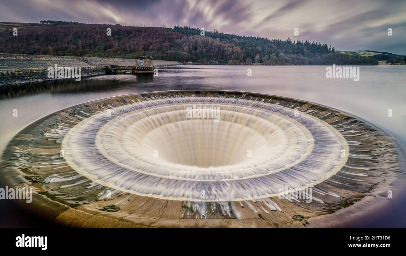 Ladybower plughole Banque de photographies et d’images à haute ...