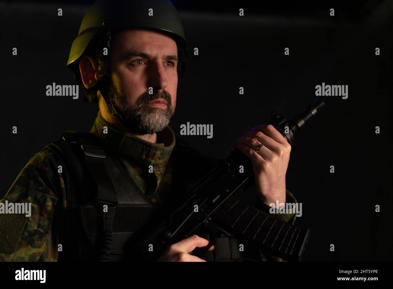 Soldat uniforme de camouflage militaire Banque de photographies et d ...