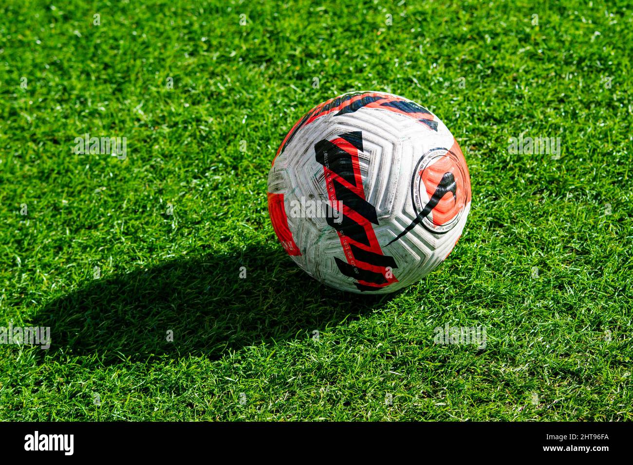 Le ballon officiel devant le championnat de France féminin, D1 Arkema ...