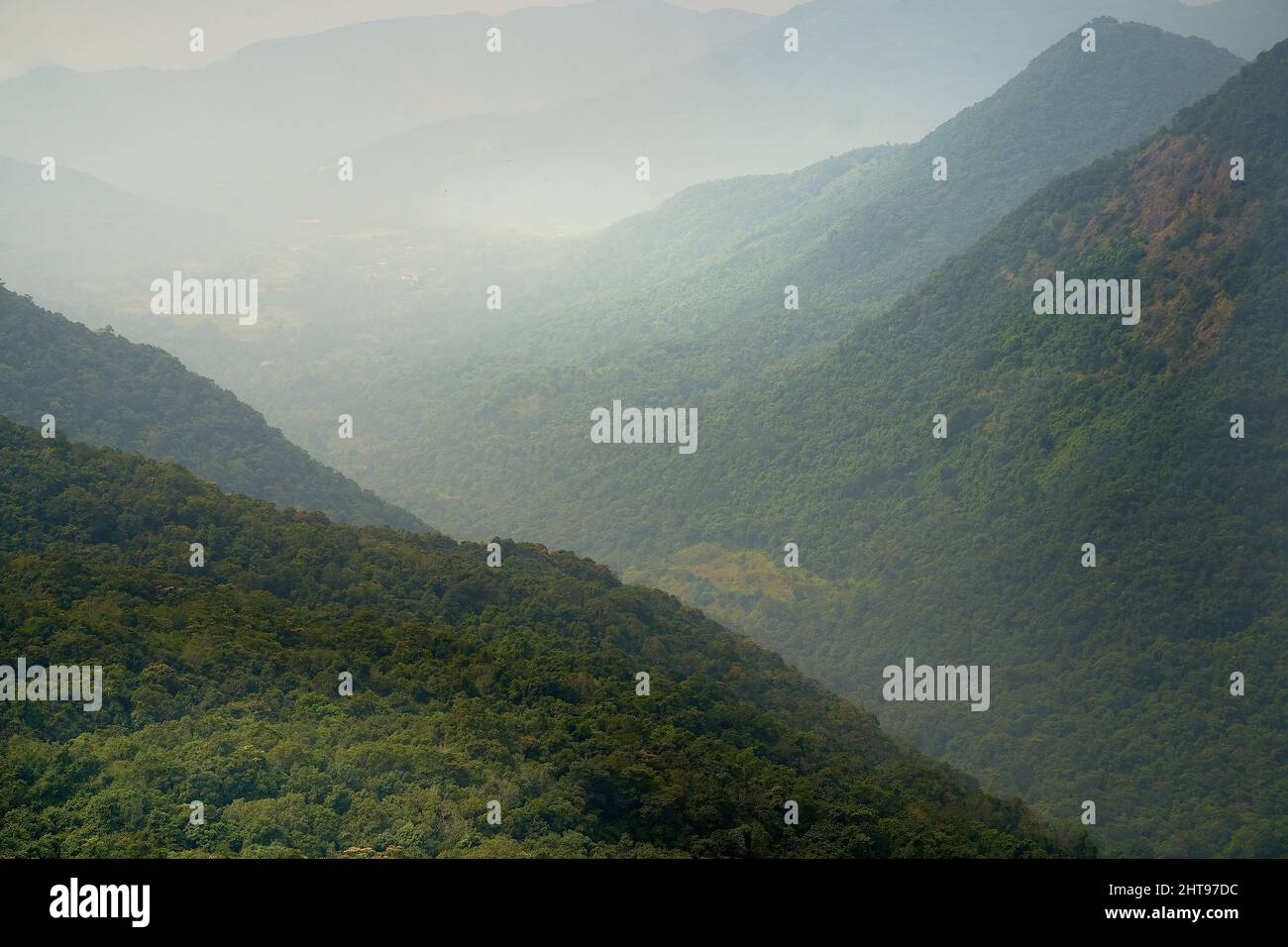 Mountain of india western ghats background view Banque de photographies ...