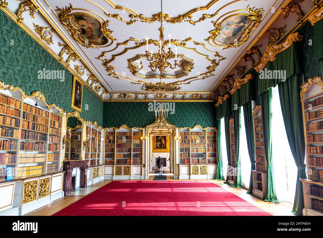 Salle de bibliothèque de style français style rococo à Wrest House ...