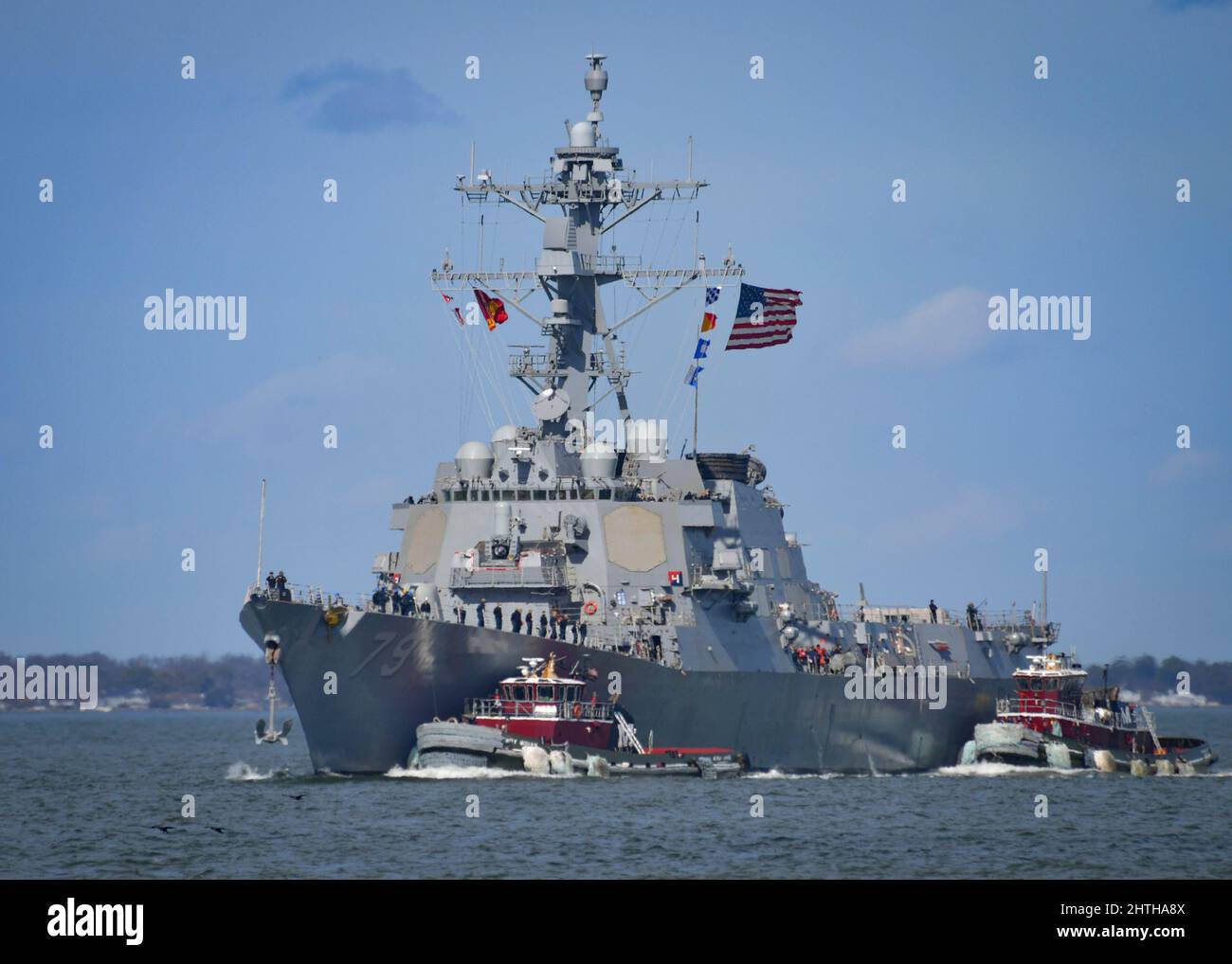 Arleigh burke class destroyer uss oscar austin ddg 79 Banque de ...