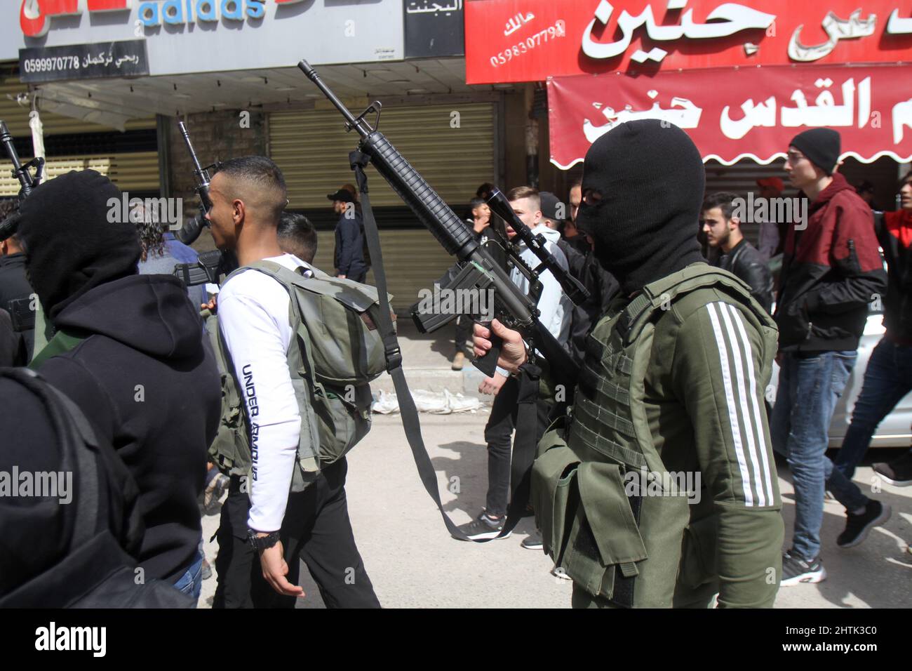 1 mars 2022, Naplouse, Cisjordanie, Palestine : Des hommes armés du ...
