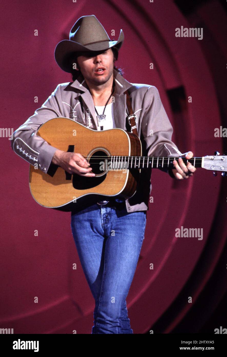 Dwight yoakam en train de jouer Banque de photographies et d’images à ...