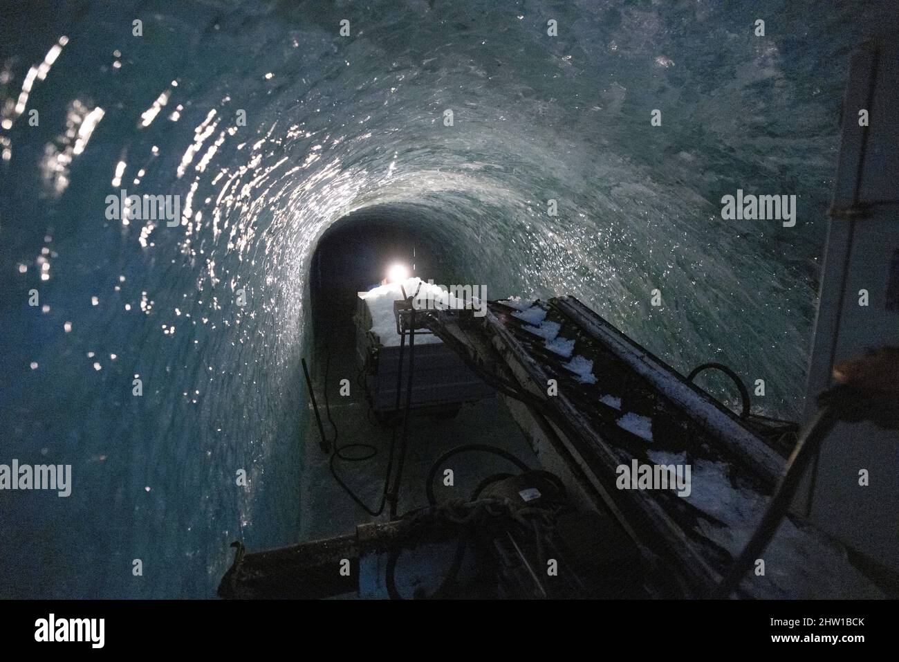 France, haute-Savoie (74), Chamonix-Mont-blanc, grotte de la Mer de ...