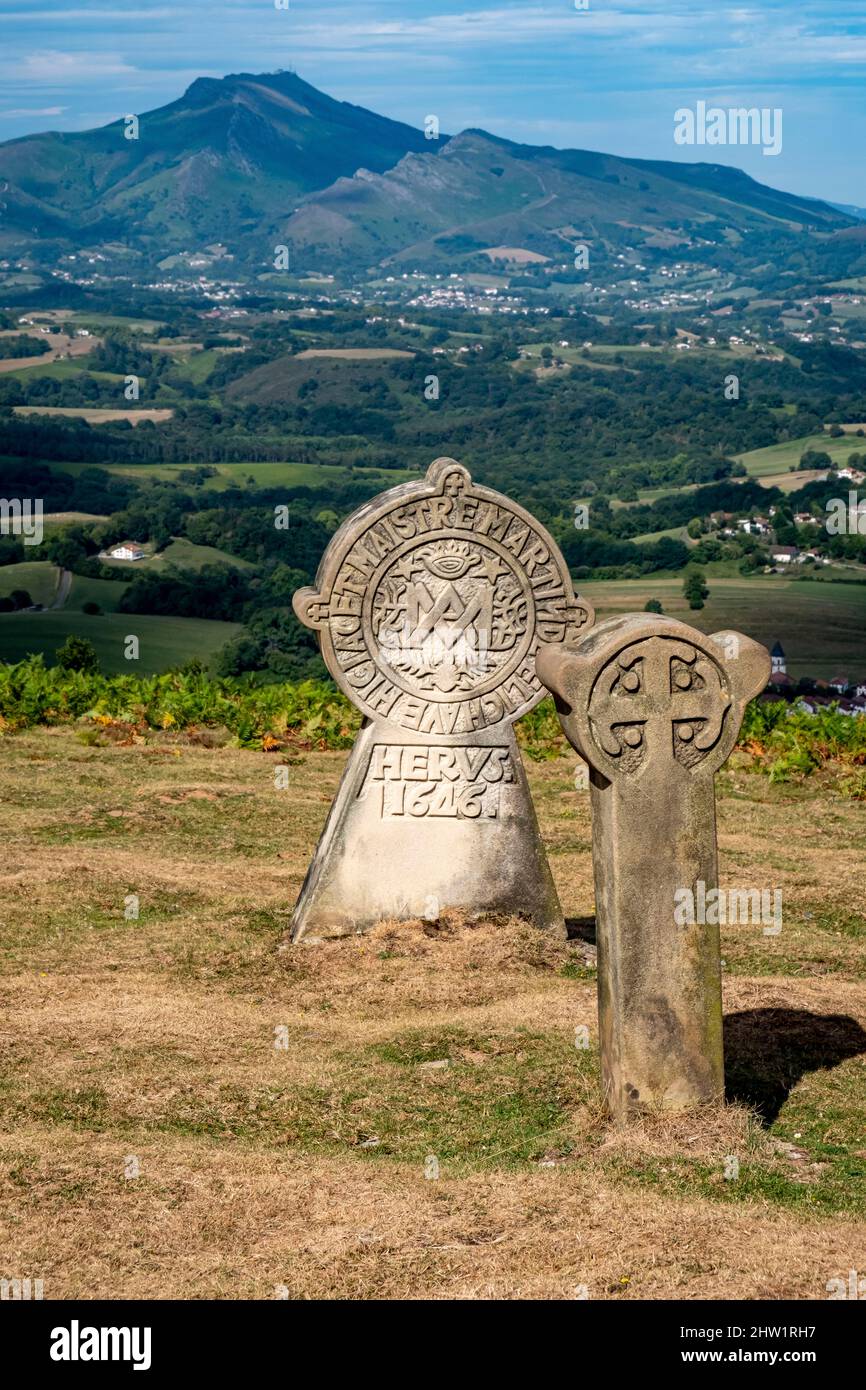 Croix basque Banque de photographies et d’images à haute résolution - Alamy