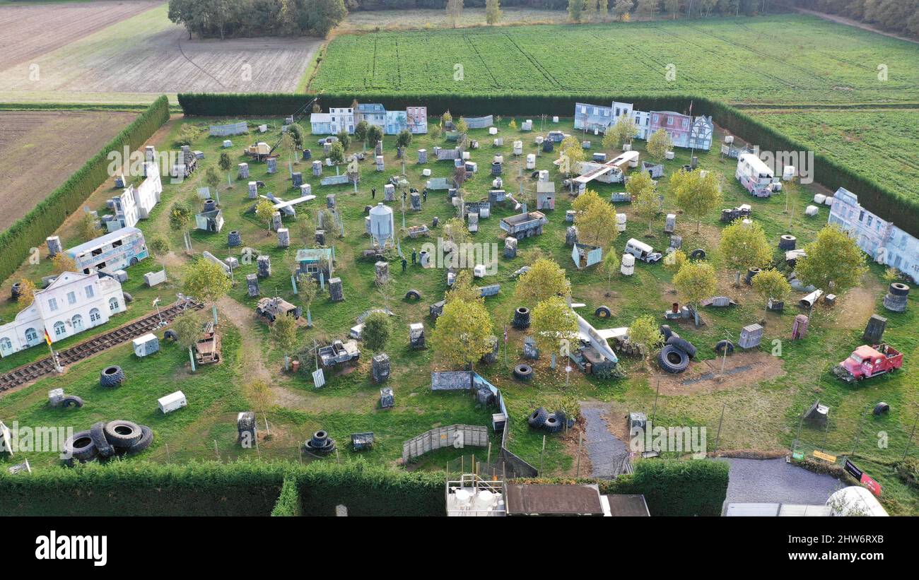 Paintball field Banque de photographies et d’images à haute résolution ...
