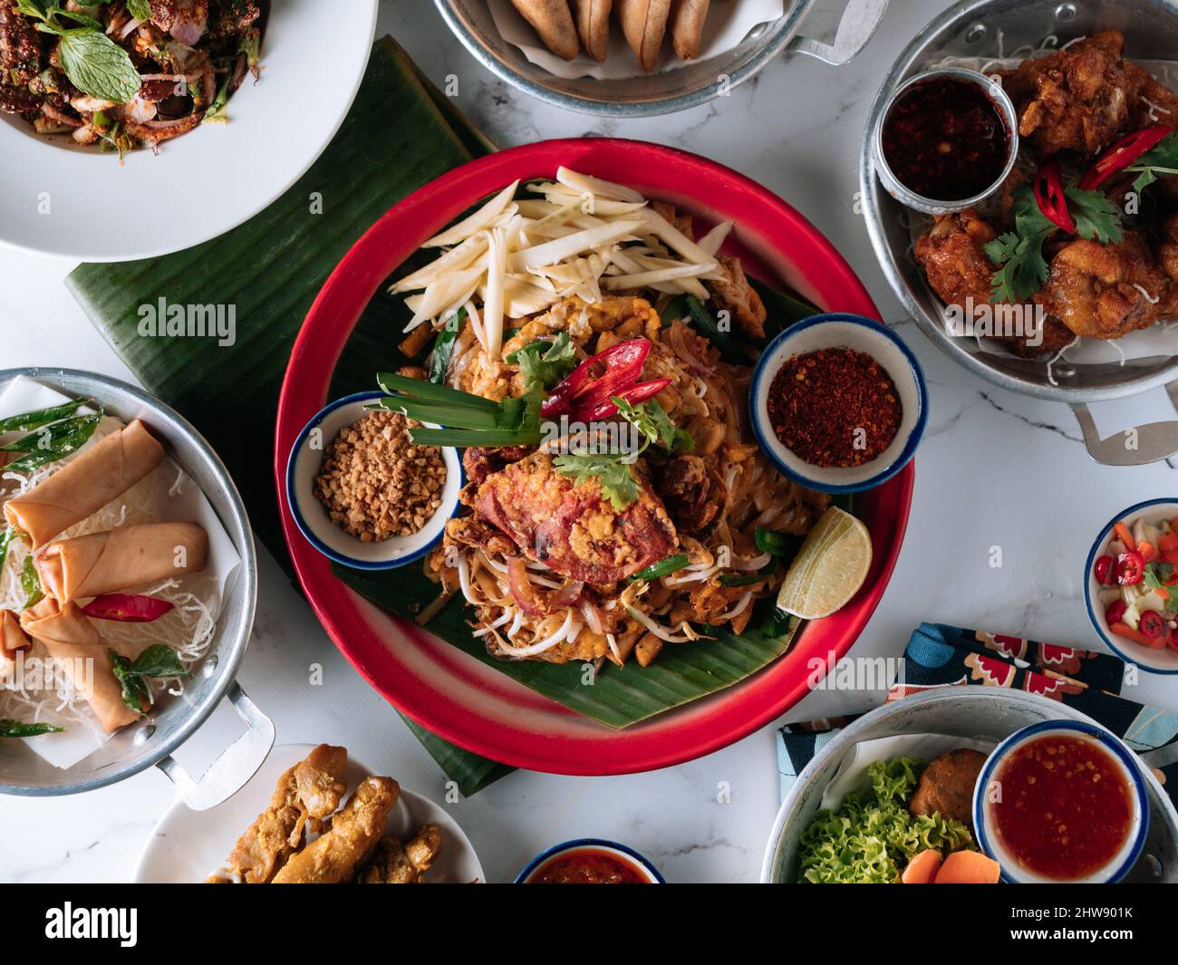 Table alimentaire à choix sélectif Shell Crab Noodle, poulet Satay ...