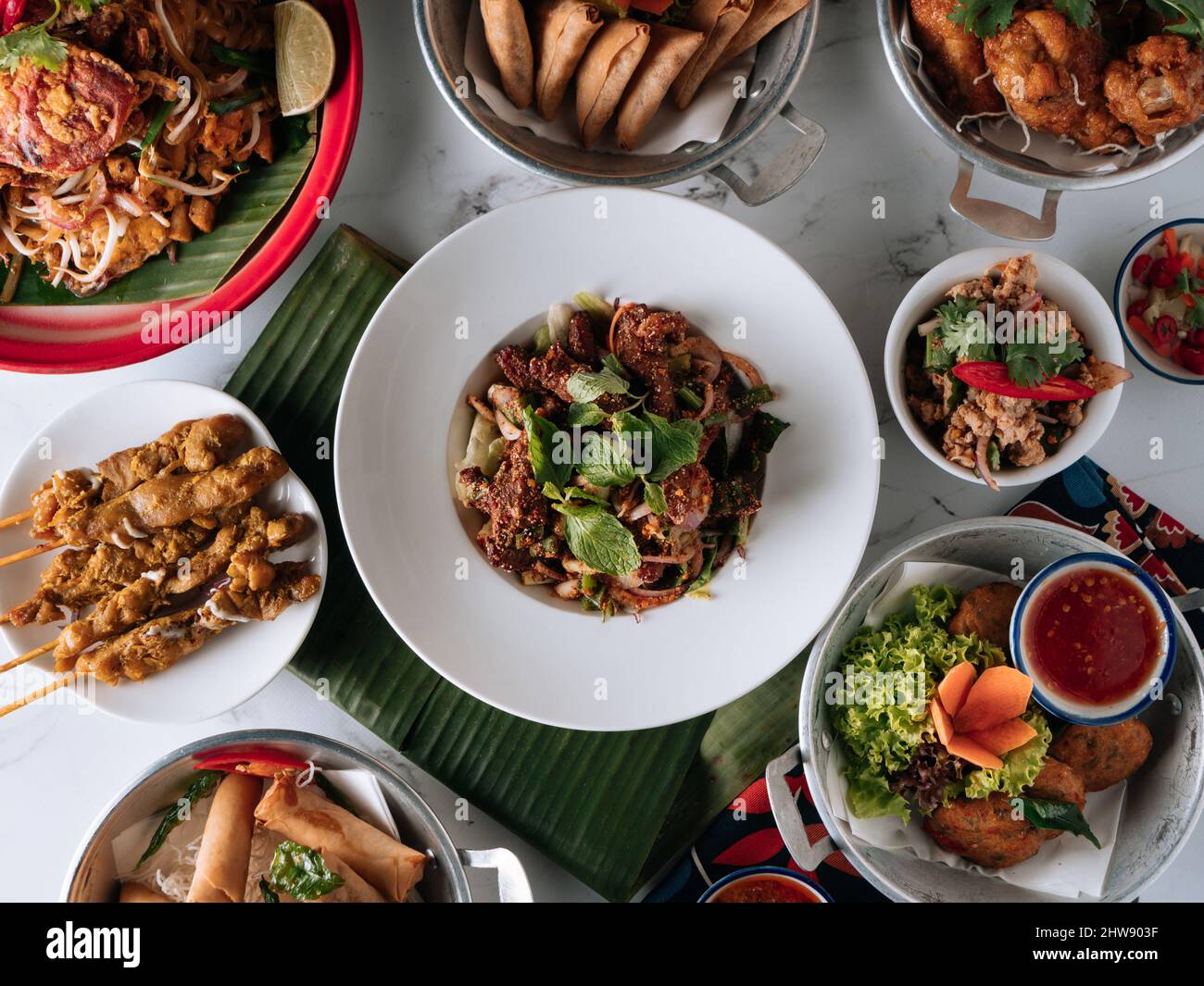 Table alimentaire à choix sélectif Shell Crab Noodle, poulet Satay ...