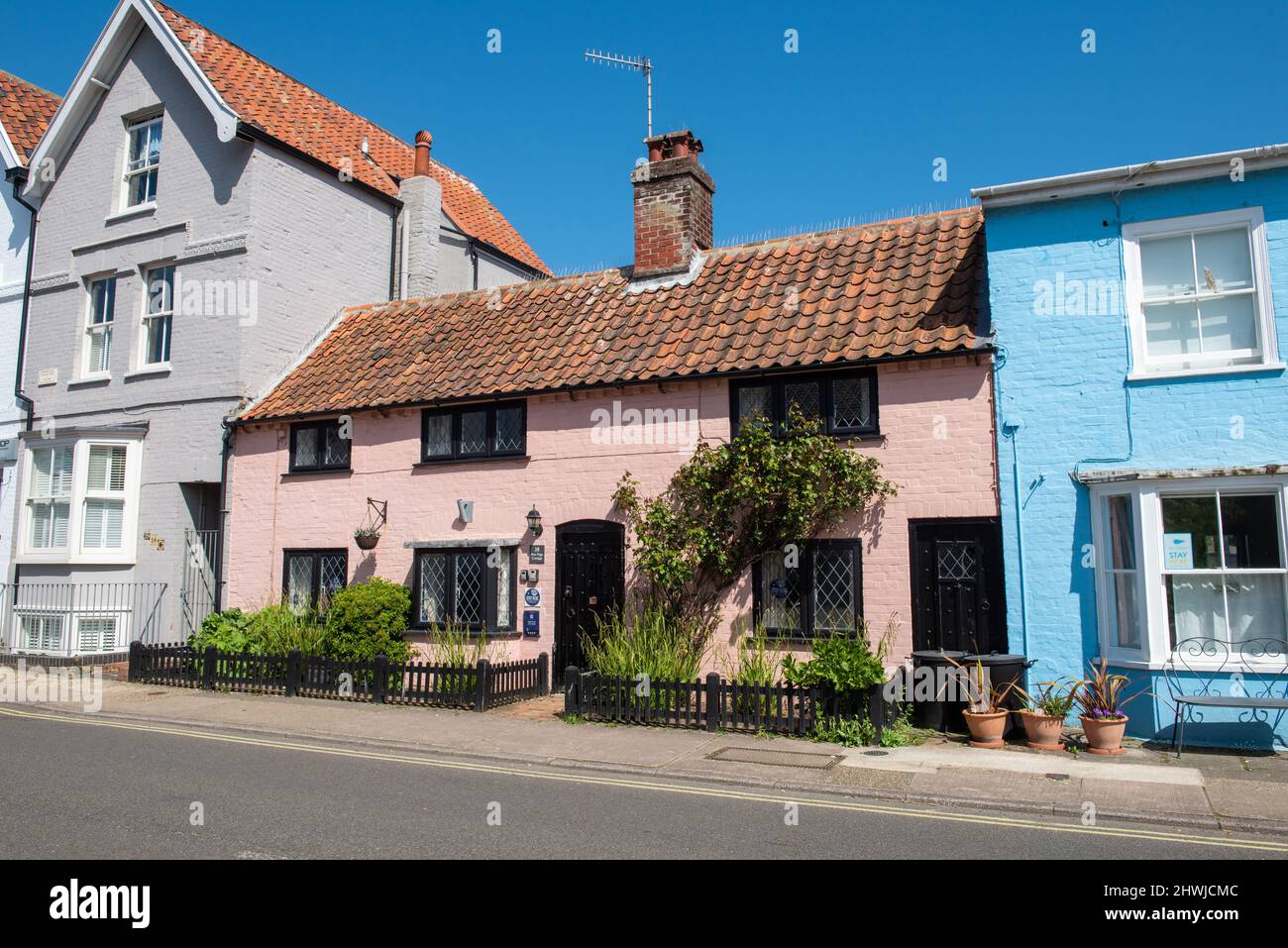Pink cottage Banque de photographies et d’images à haute résolution - Alamy