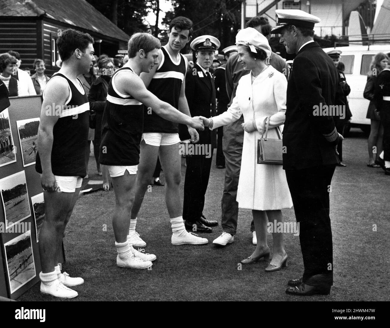 La famille royale visitez le Britannia Royal Naval College, Devon. La ...