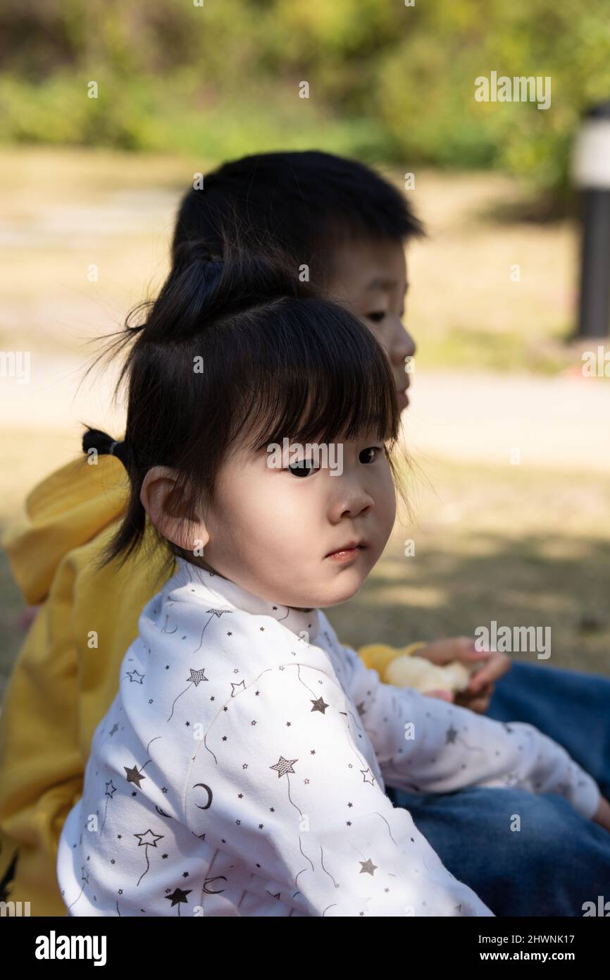 Enfant chinois Banque de photographies et d’images à haute résolution ...