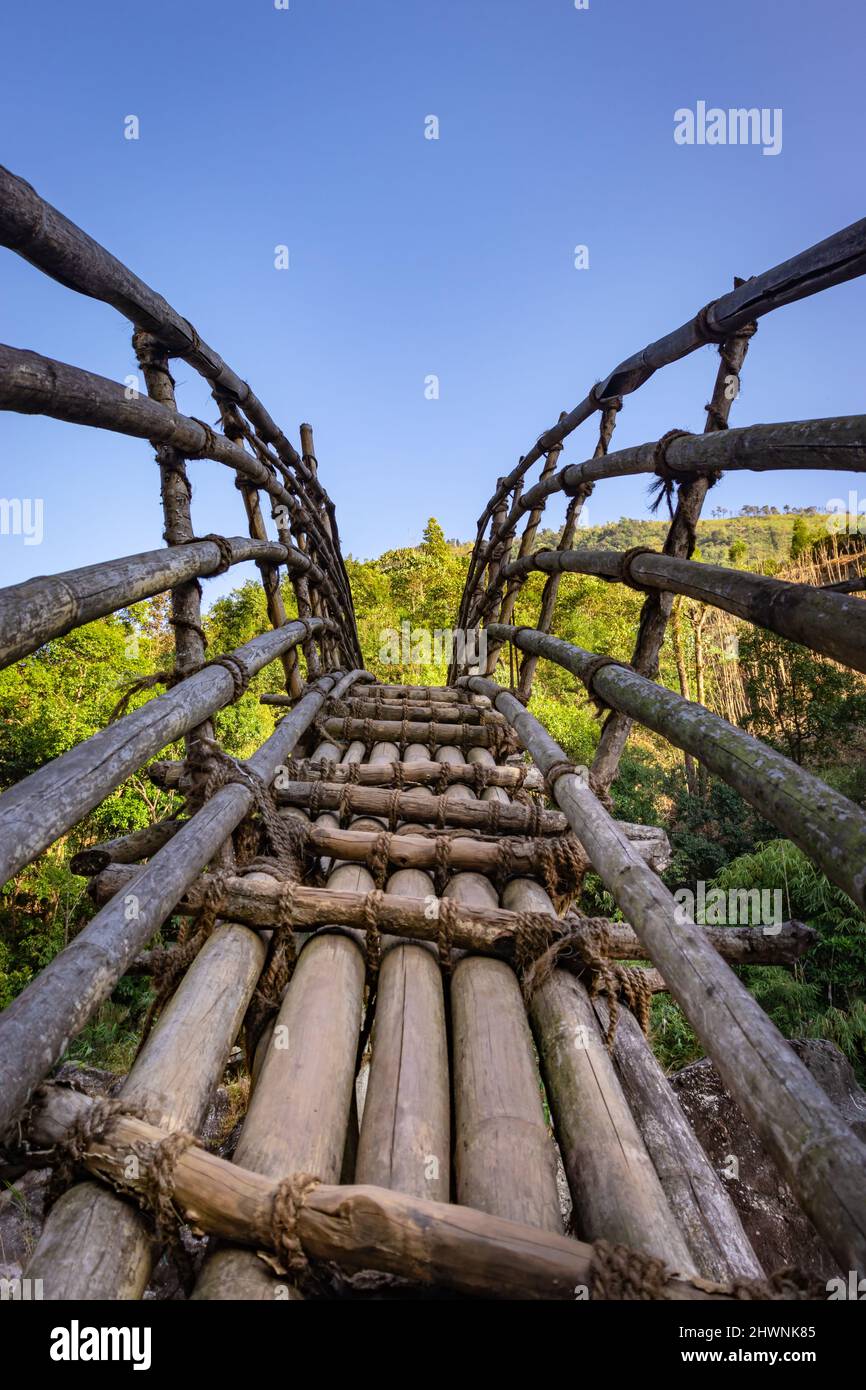 Ponts de bambou Banque de photographies et d’images à haute résolution ...