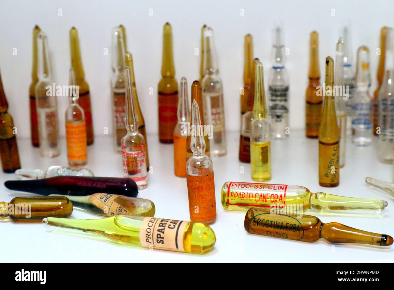 Vials antique Banque de photographies et d’images à haute résolution ...