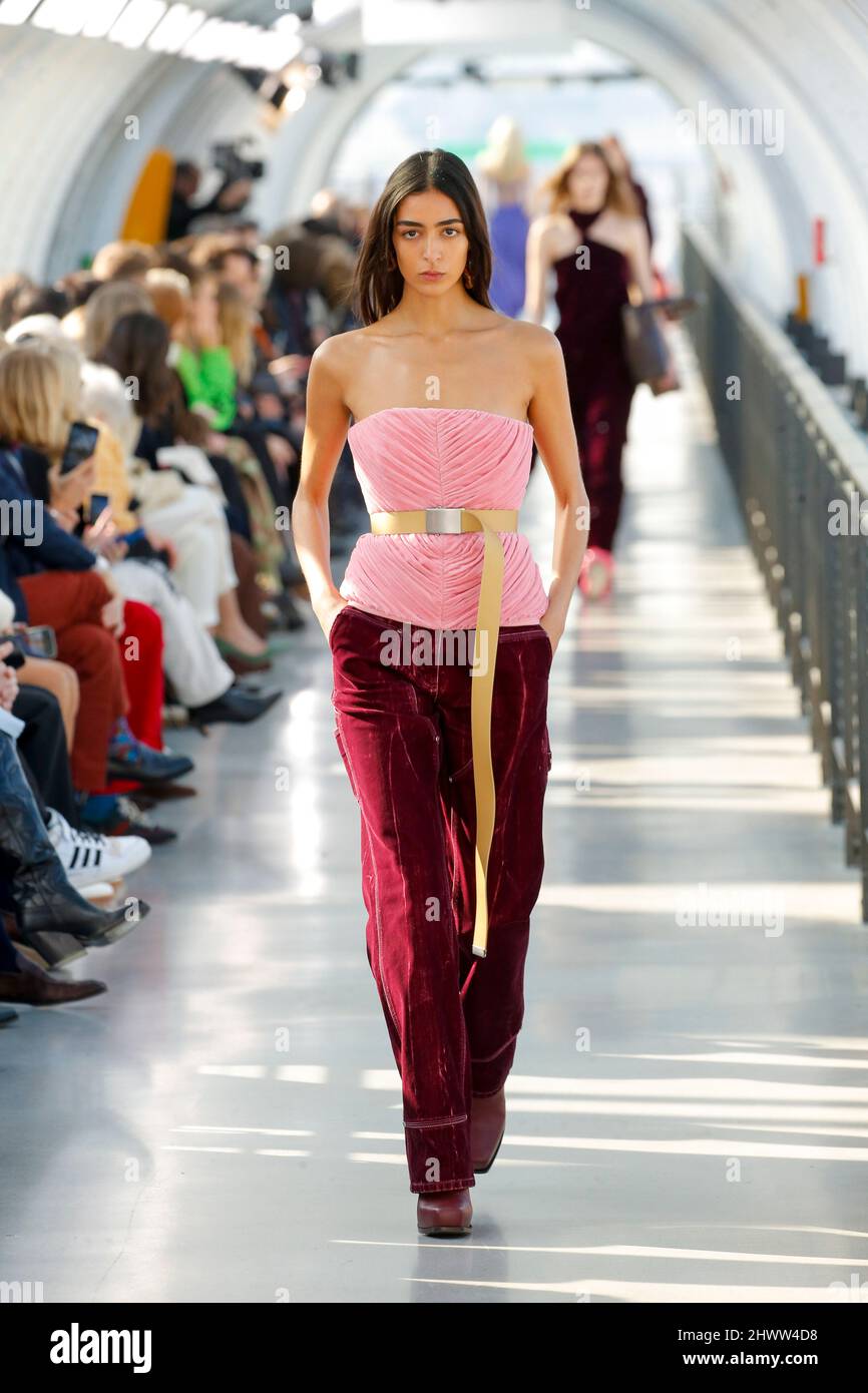 Nora attal Banque de photographies et d’images à haute résolution - Alamy