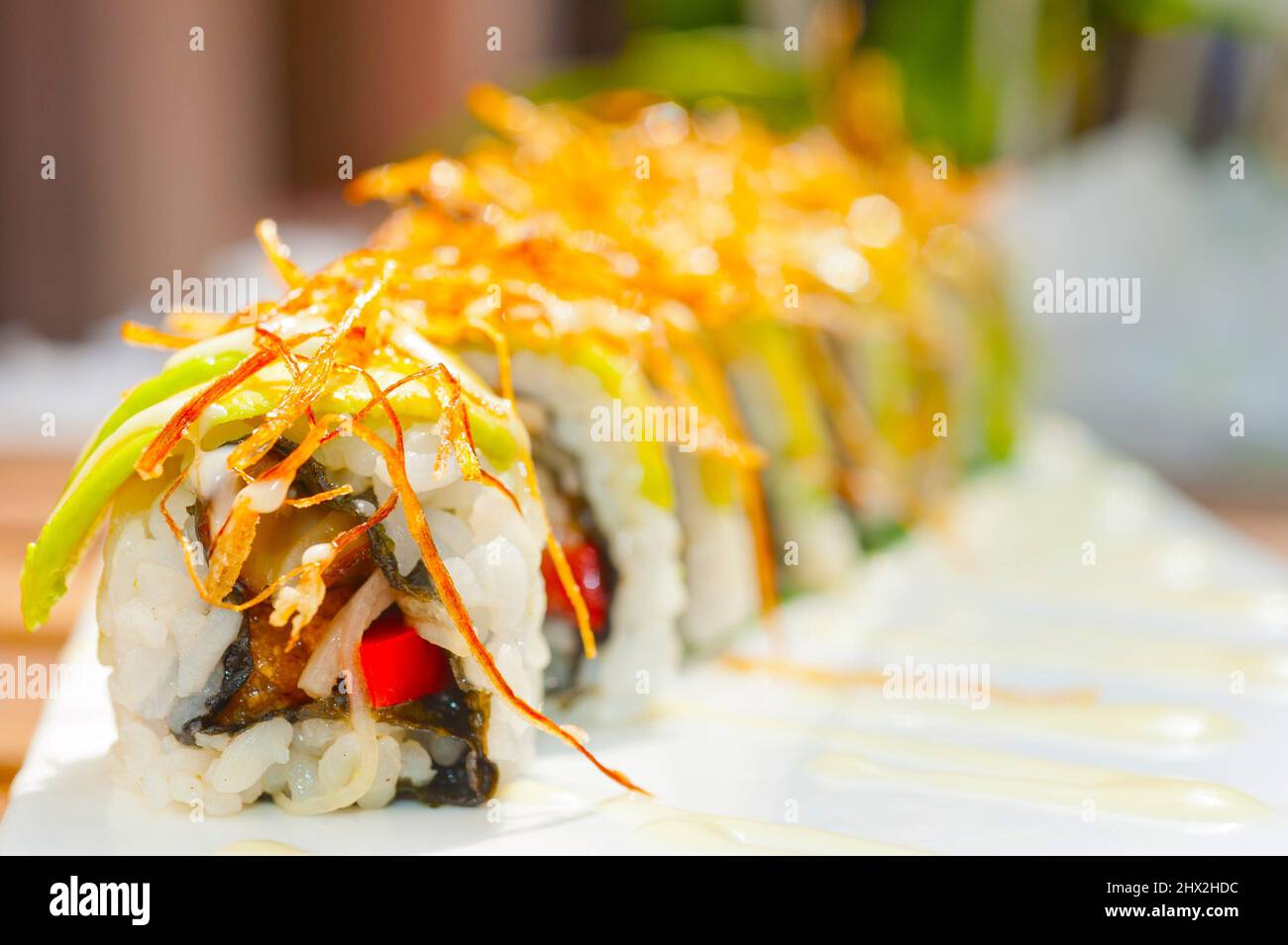 Rouleau de sushi japonais Banque de photographies et d’images à haute ...