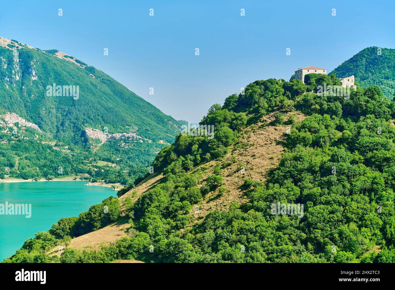 Lago di castel Banque de photographies et d’images à haute résolution ...