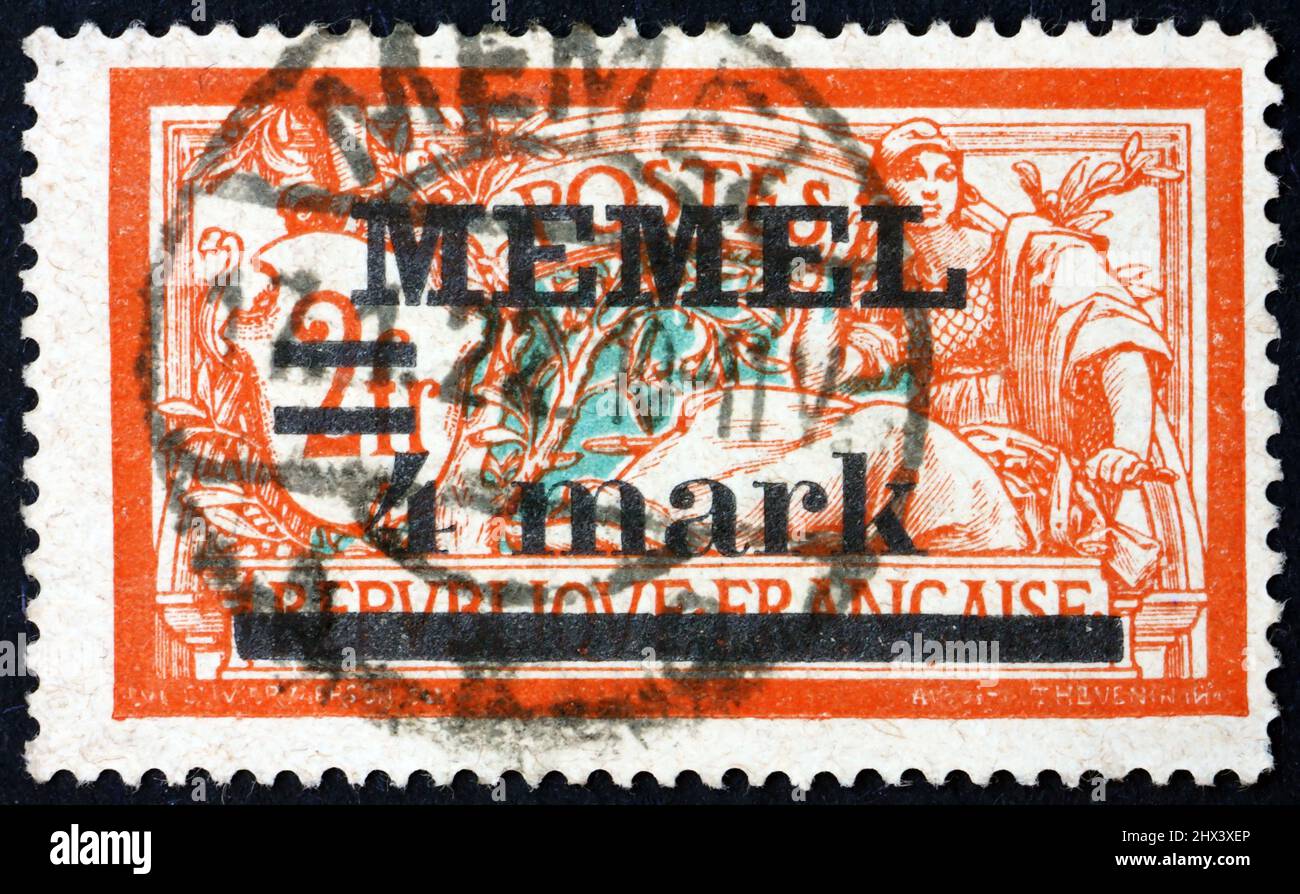 MEMEL - VERS 1920 : un timbre imprimé dans Memel montre le timbre ...