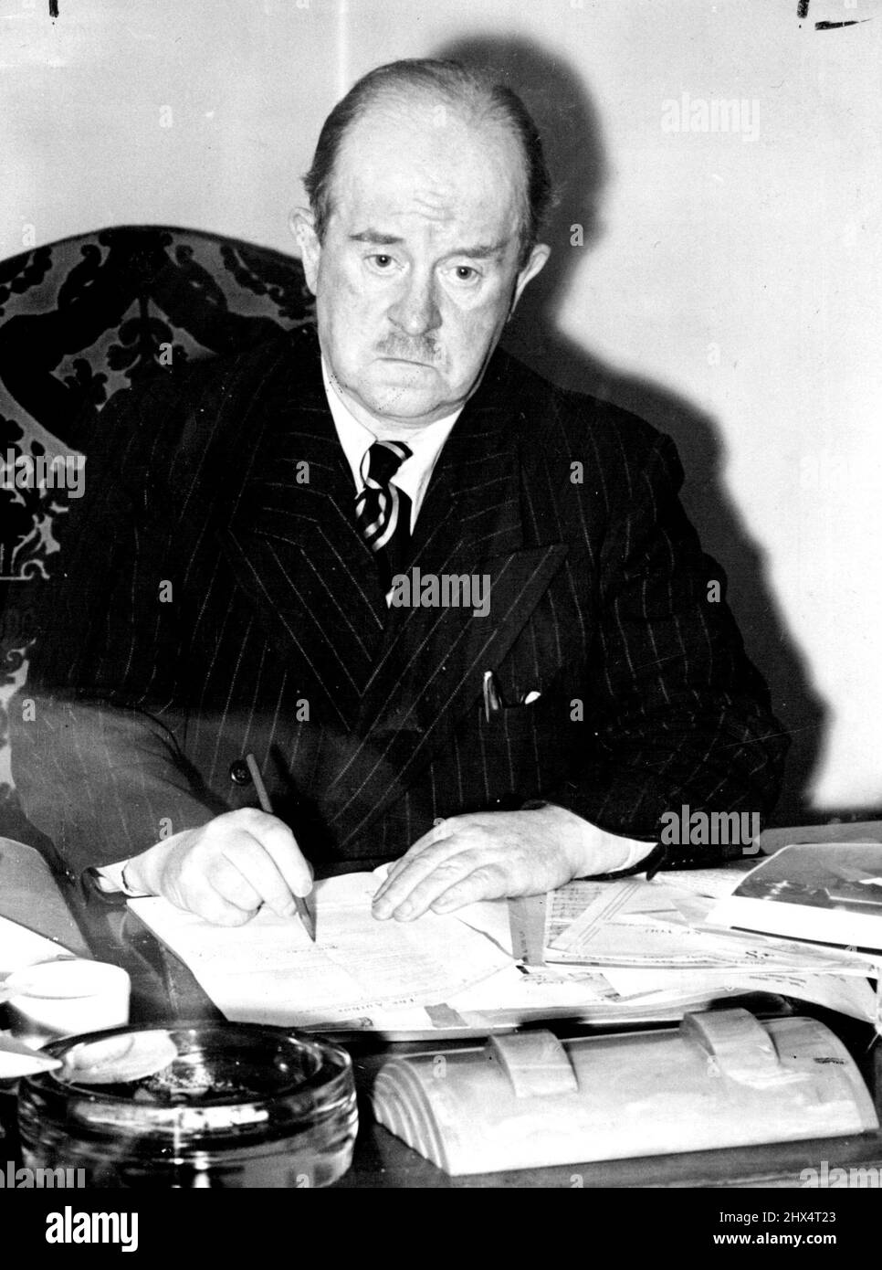 Bulletin Londres de Ted Kavanagh, le brillant écrivain australien de ...