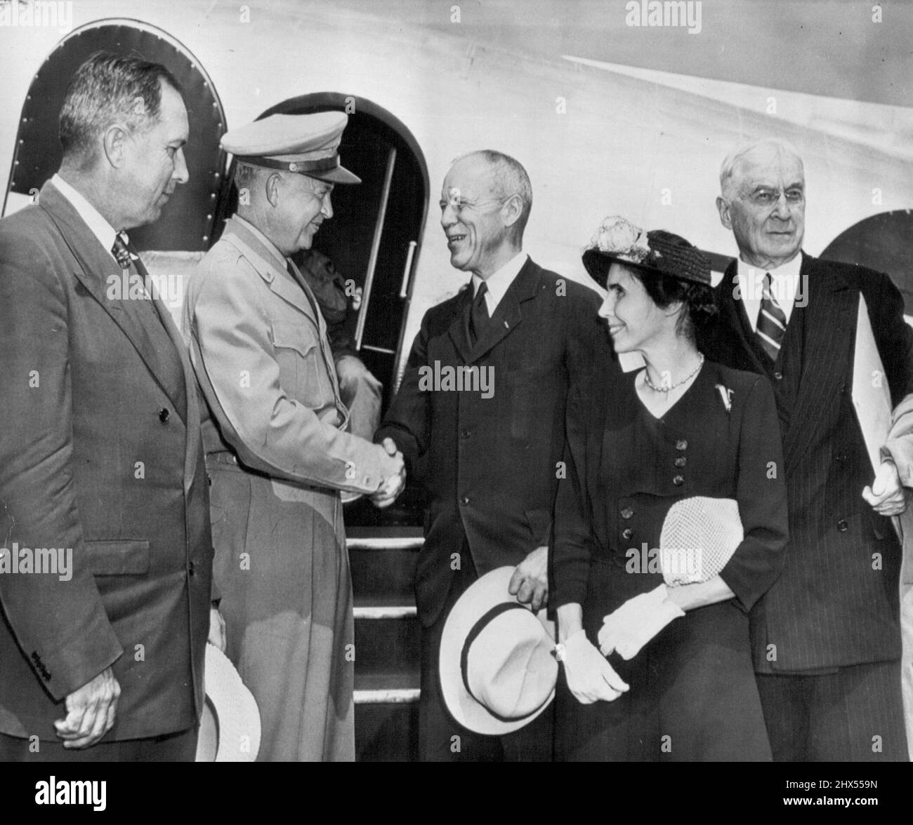 Eisenhower Bids Patterson Farewell - le général Dwight D. Eisenhower ...