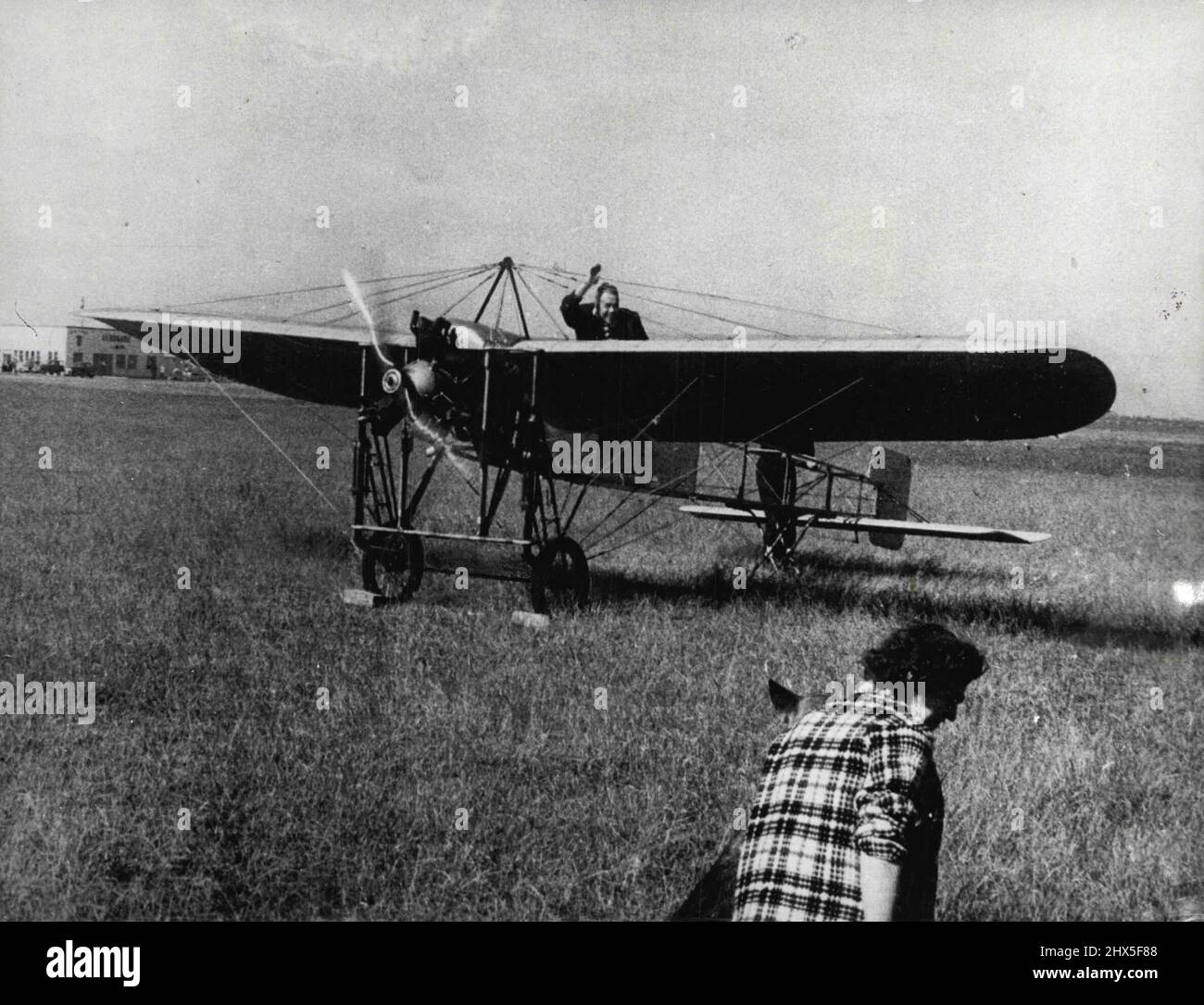 "Bleriot" Channel Flight encore retardé ressemble à la vague d'adieu ...