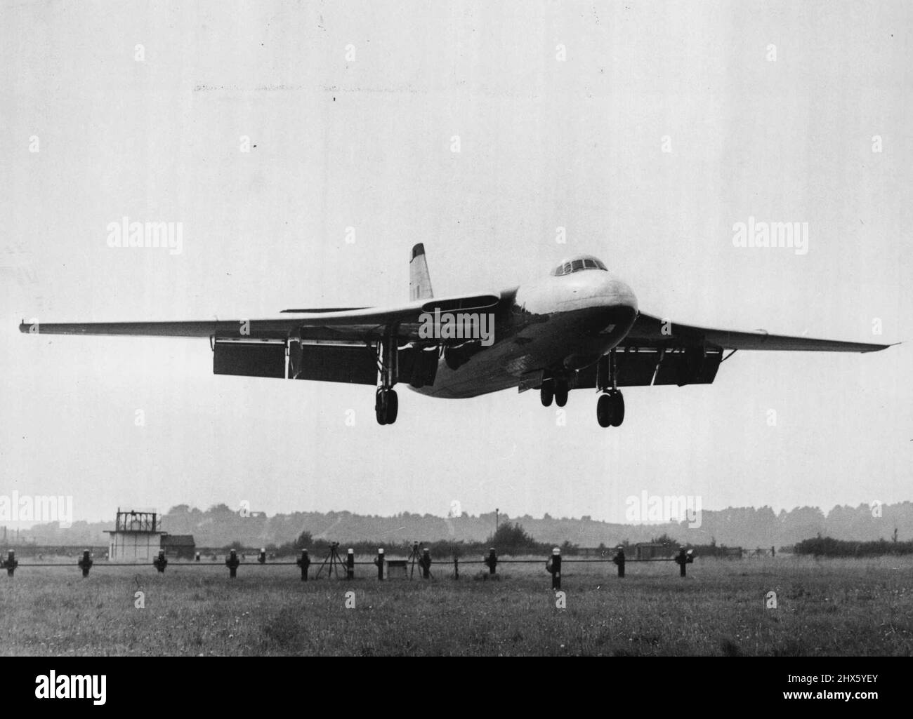 Le « vaillant » entre en jeu. -- le 'Vickers', un nouveau bombardier à ...
