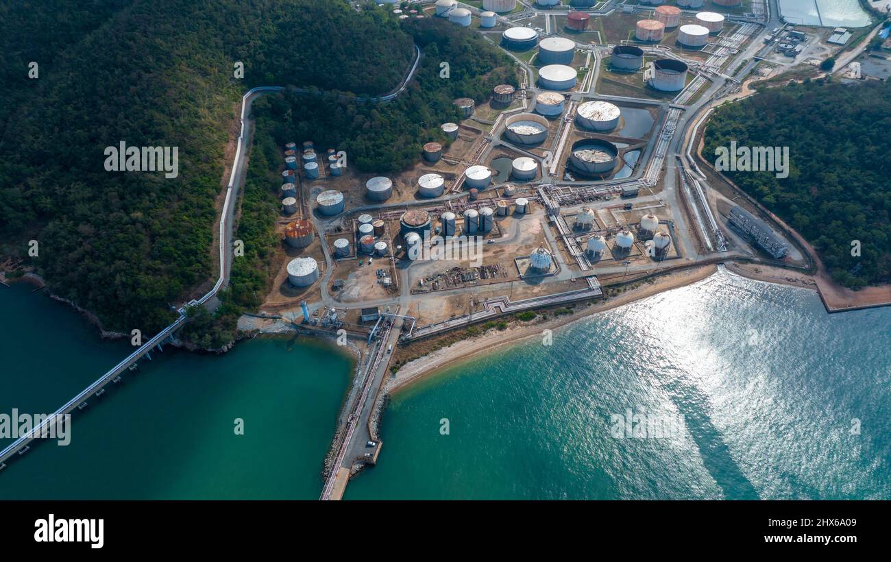 Terminal pétrolier terminal pétrolier est une installation industrielle ...