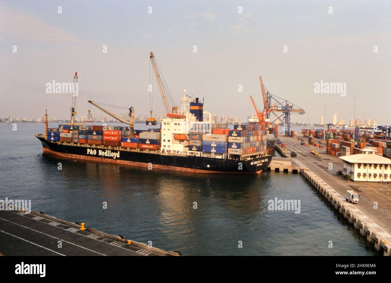Conteneur nedlloyd Banque de photographies et d’images à haute ...