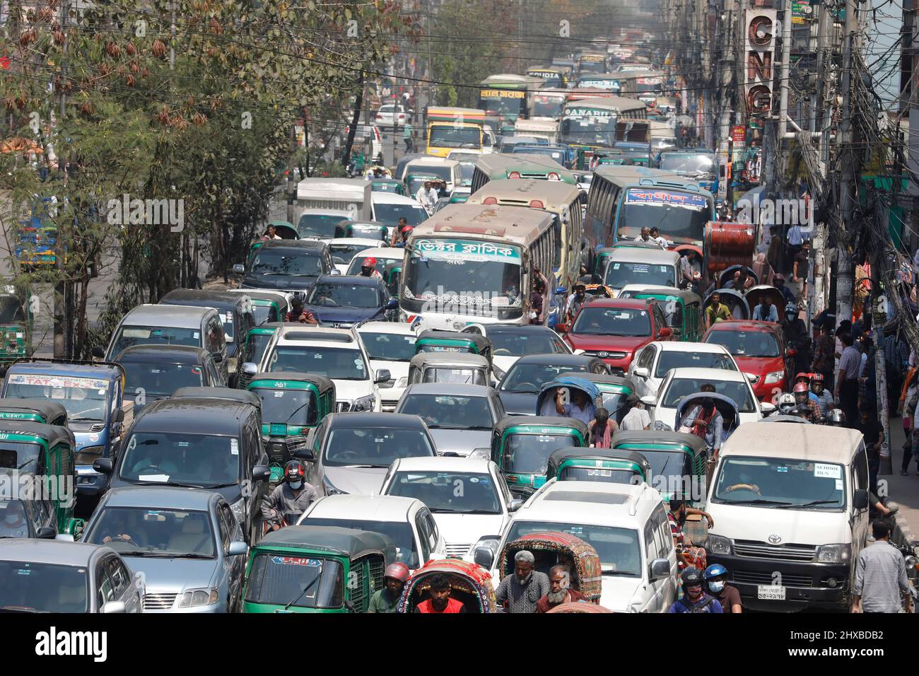 Dhaka, Bangladesh - le 10 mars 2022 : l'embouteillage à Malibagh, à ...