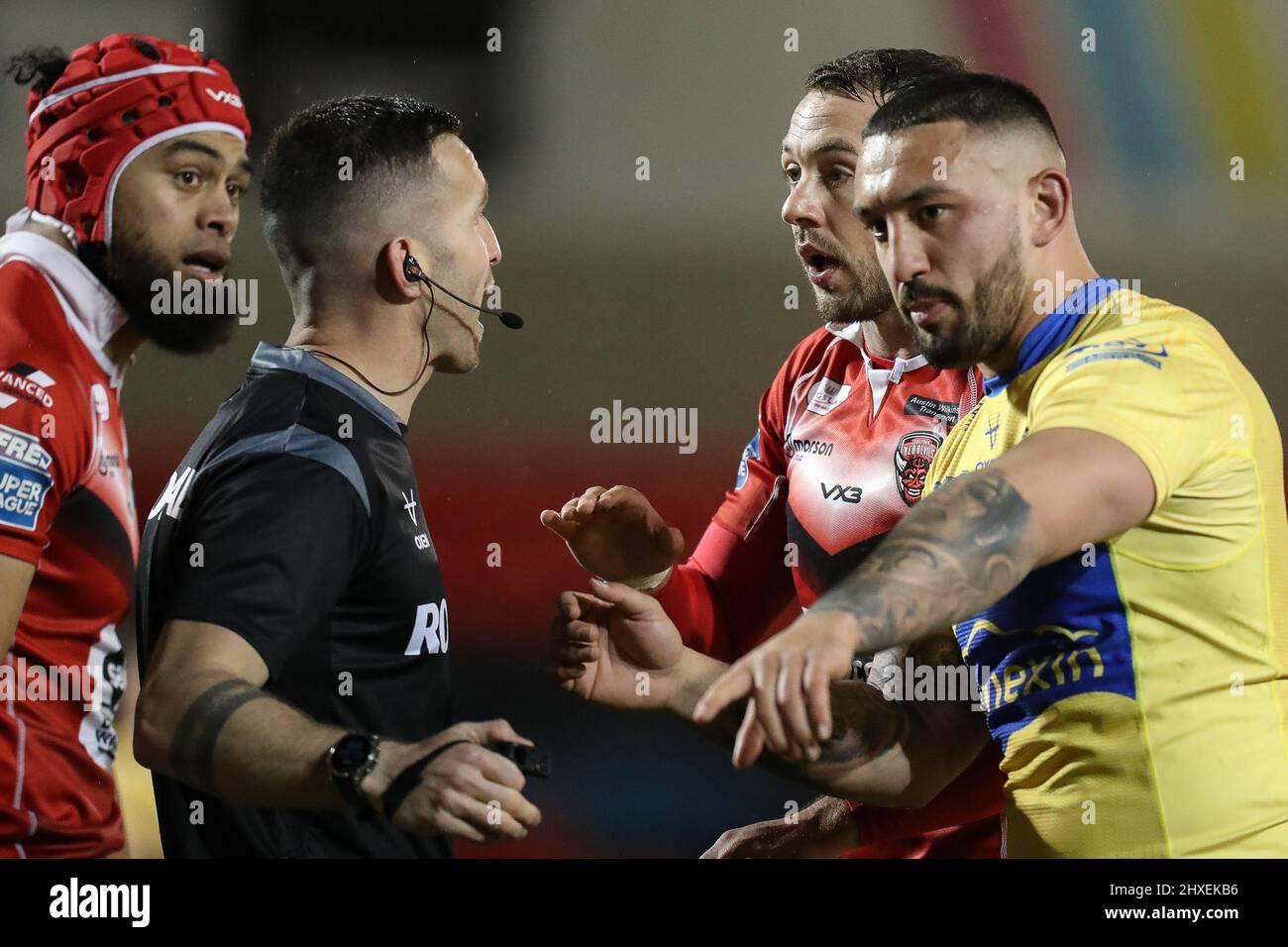 Ryan Brierley #1 de Salford Red Devils et Elliot Minchella #17 de Hull ...