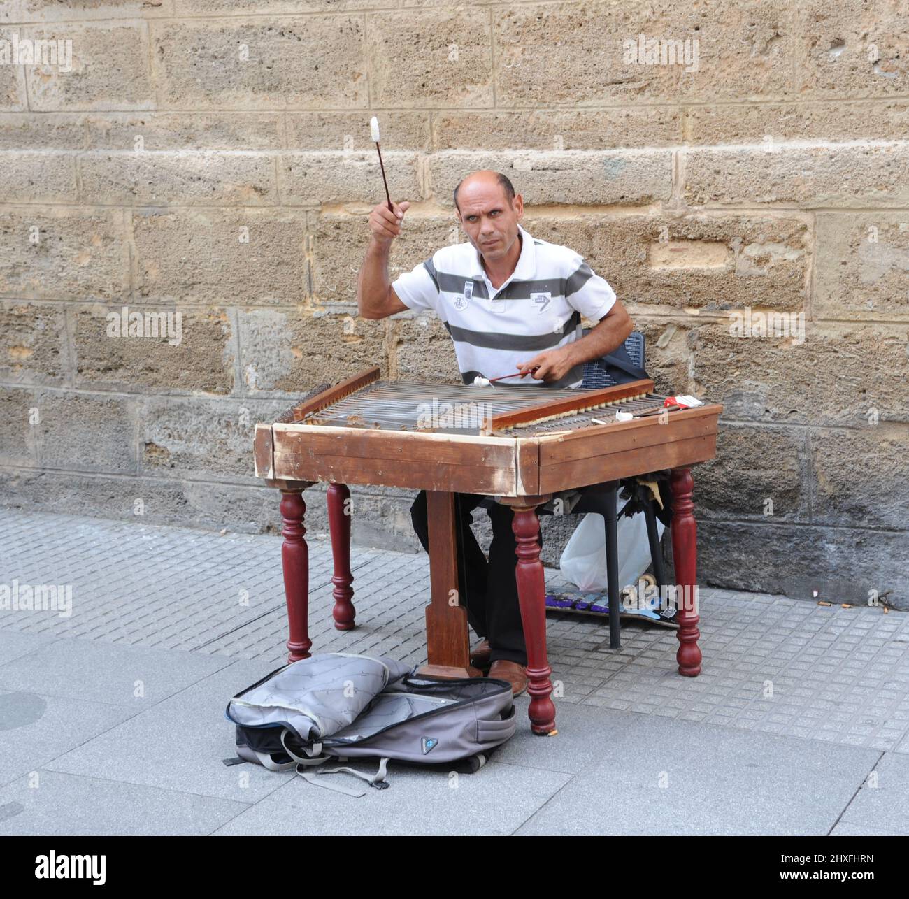 Musicien de rue insolite Banque de photographies et d’images à haute ...