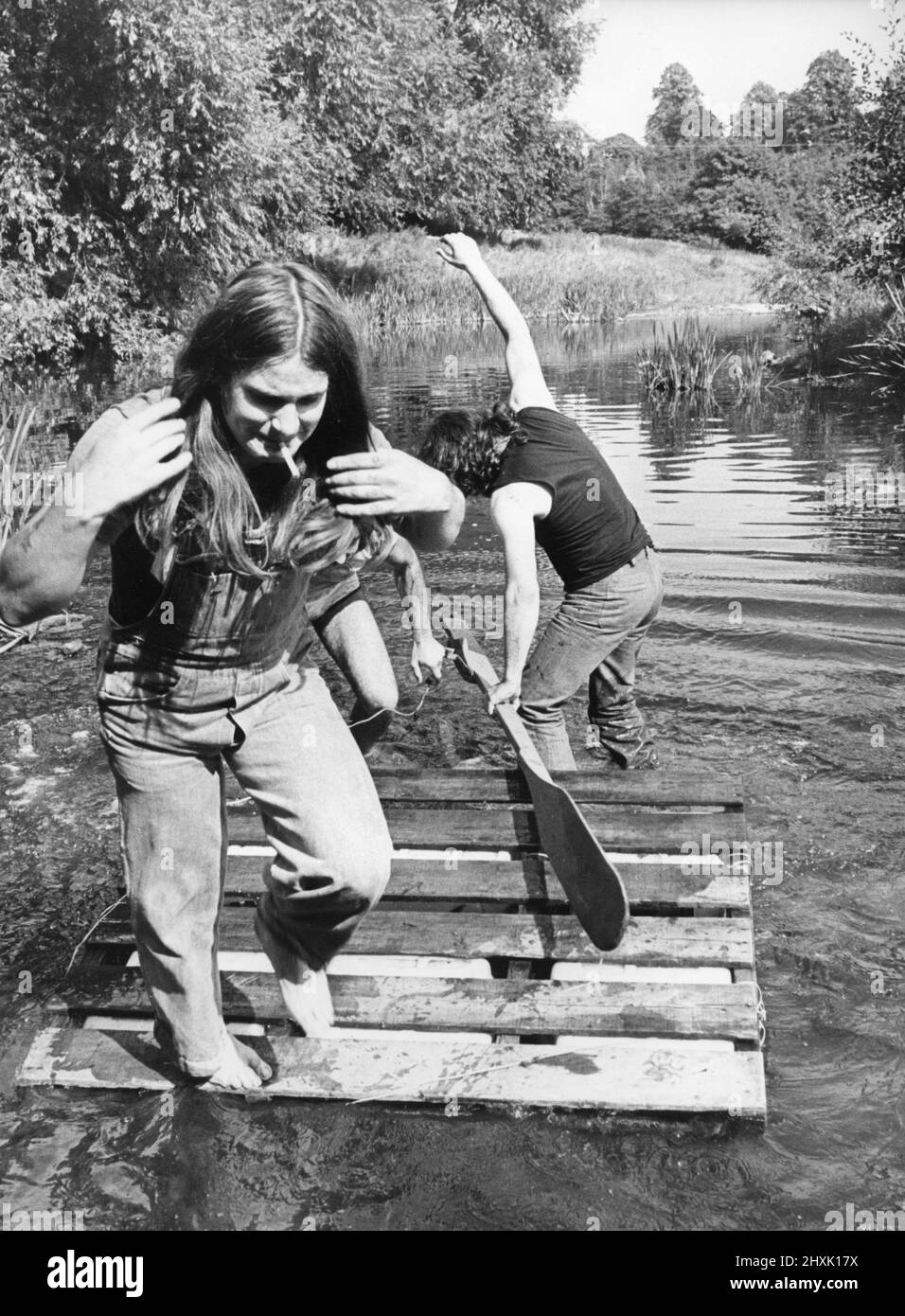 Les membres du groupe Heavy Metal Black Sabbath qui s'éveraient sur la ...