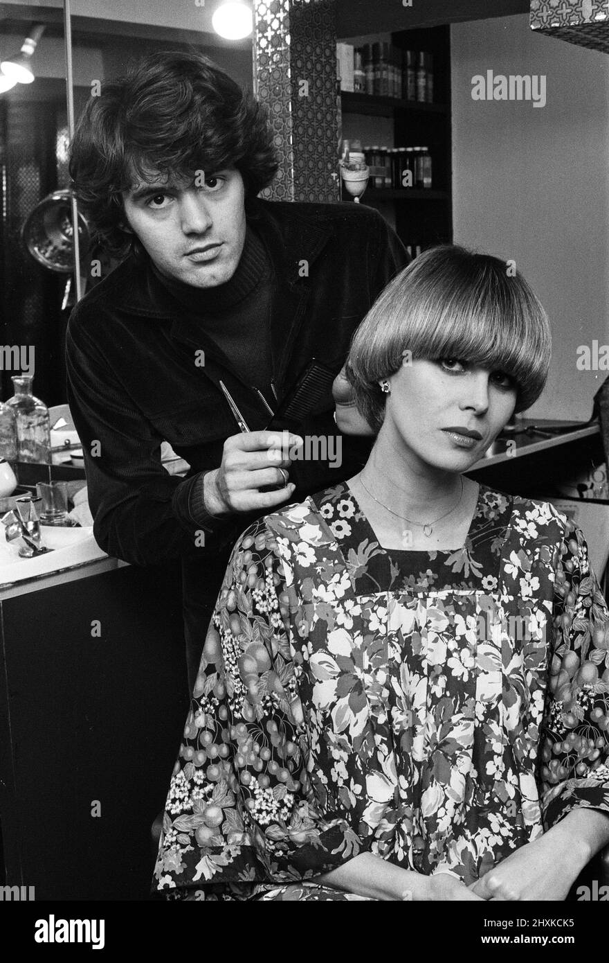 Joanna lumley purdey Banque de photographies et d’images à haute résolution - Alamy